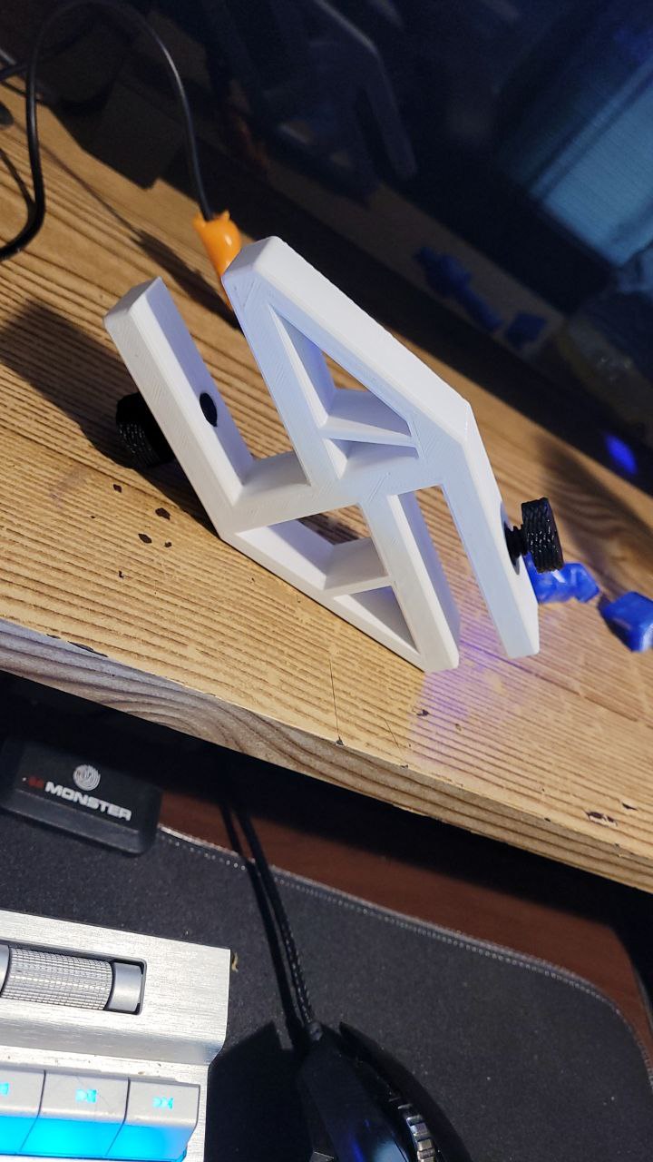 Keyboard tray Clip by Shanold | Download free STL model | Printables.com