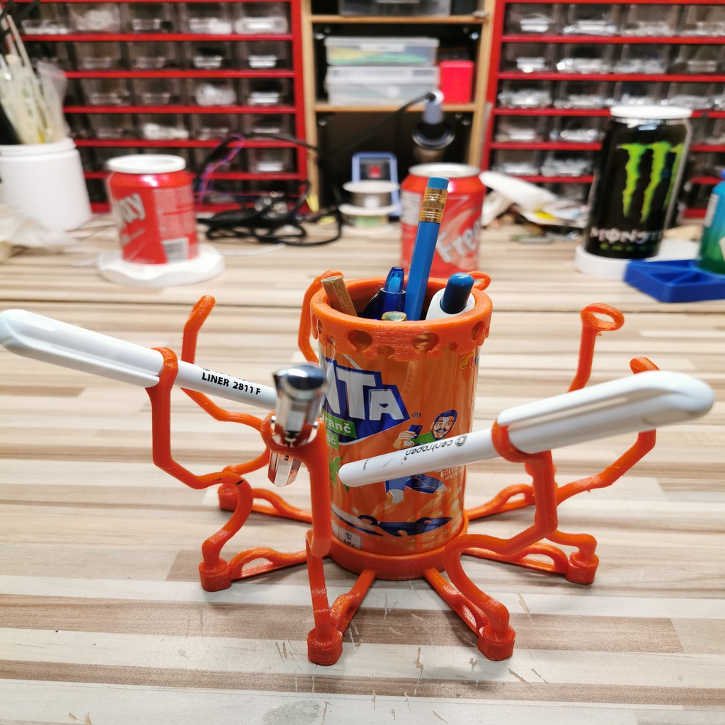 Pen stands from cans by SmileyFace28 | Download free STL model ...