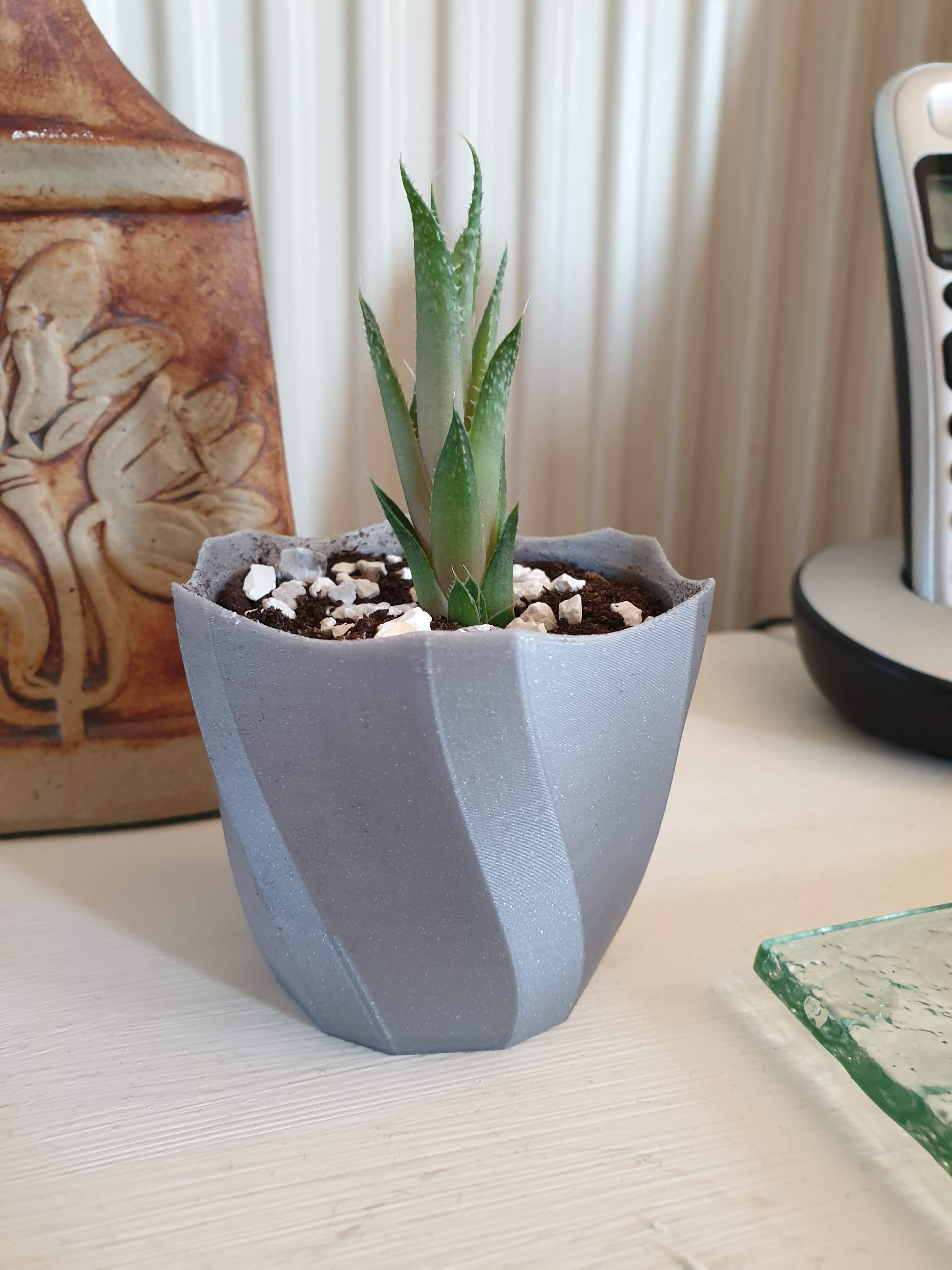 Small Plant Pot by Dom | Download free STL model | Printables.com