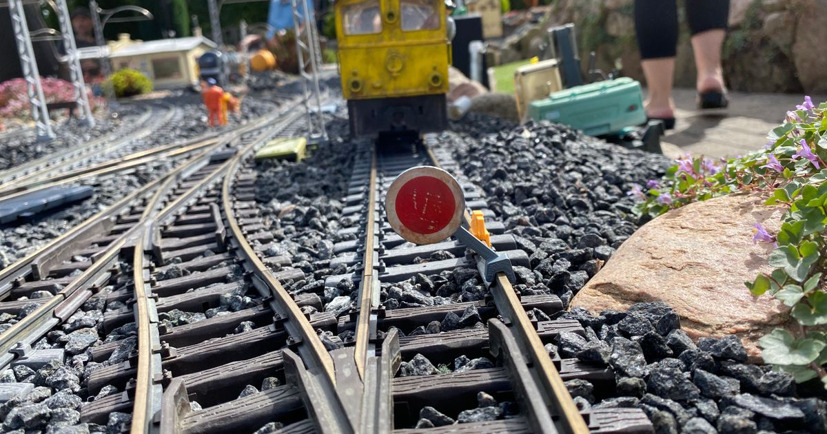 G Scale Train Stop Sign By Jakesterds Download Free Stl Model