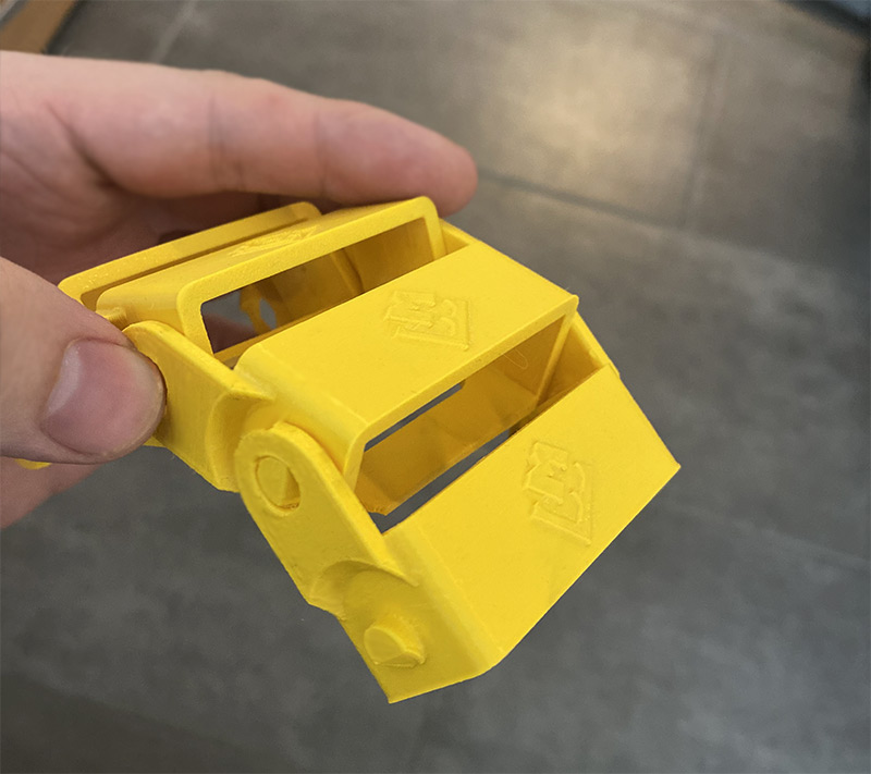 Big cable drag chain, space for 18 x 50mm cable, quick wiring by ...