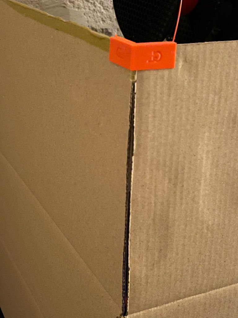 Corner reinforcement for corrugated cardboard box by GeertL | Download ...