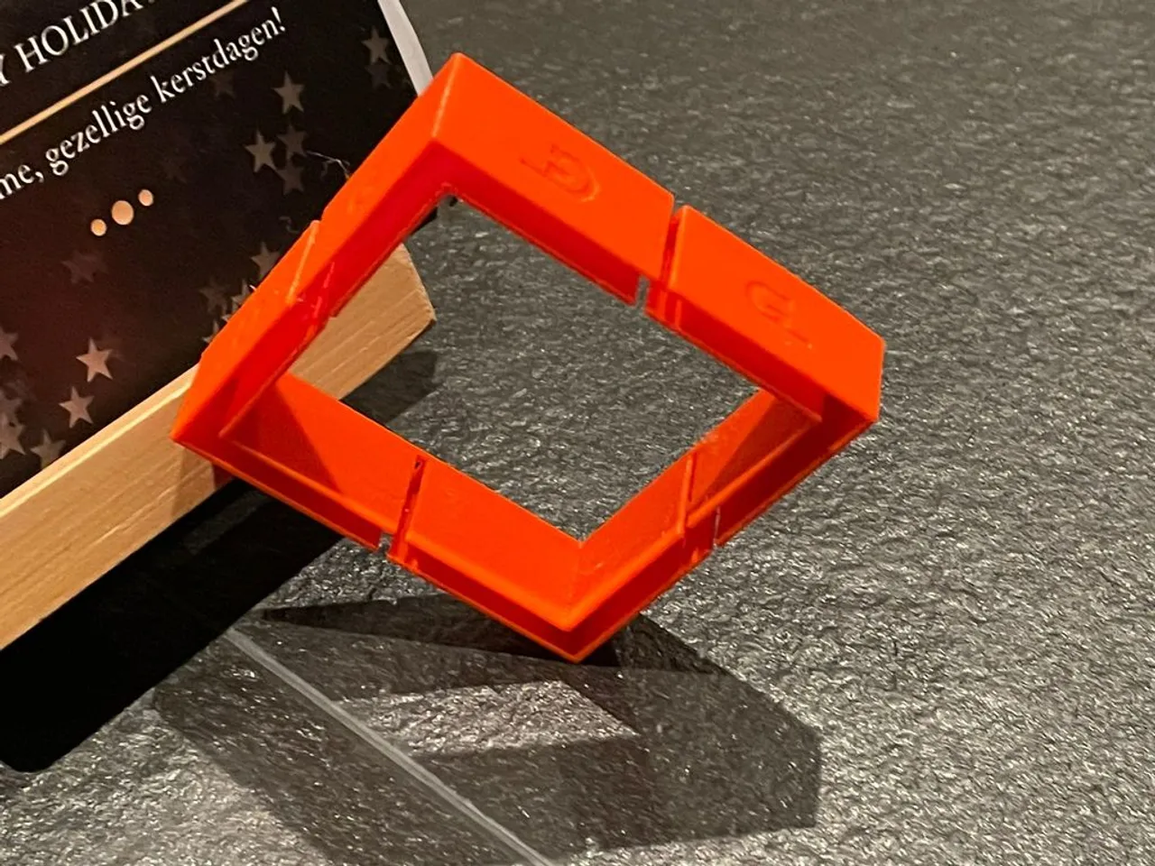Corner reinforcement for corrugated cardboard box by GeertL | Download ...