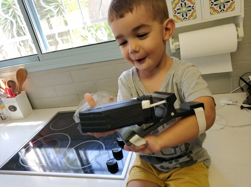 kids robotic hand by ofer k | Download free STL model | Printables.com