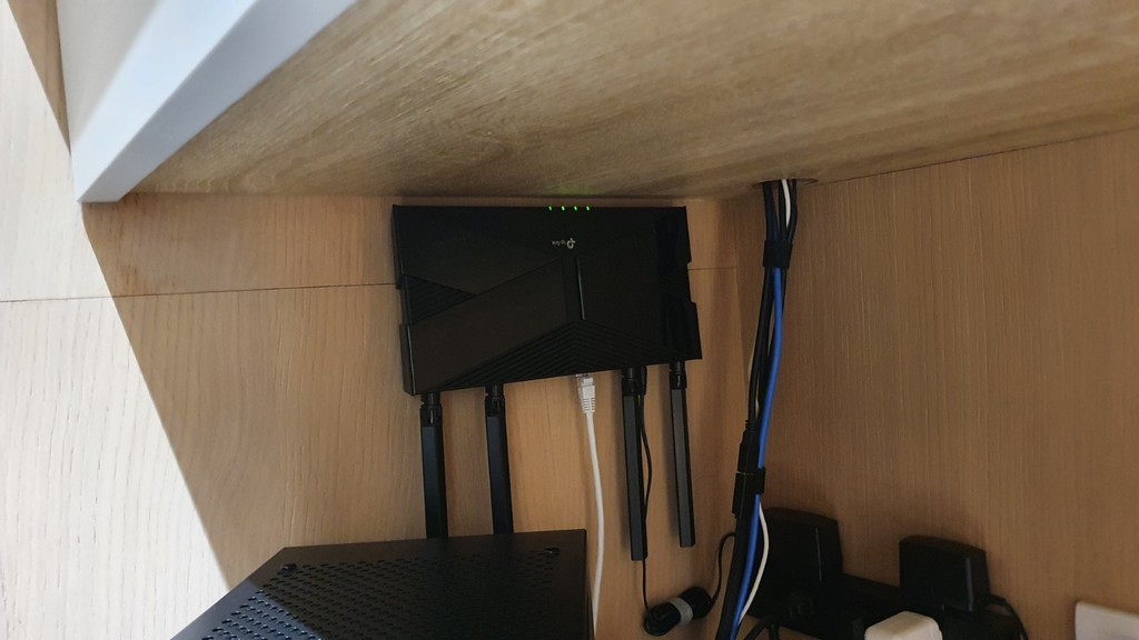 TP-Link Router Wall Mount by SeanChangX | Download free STL model ...