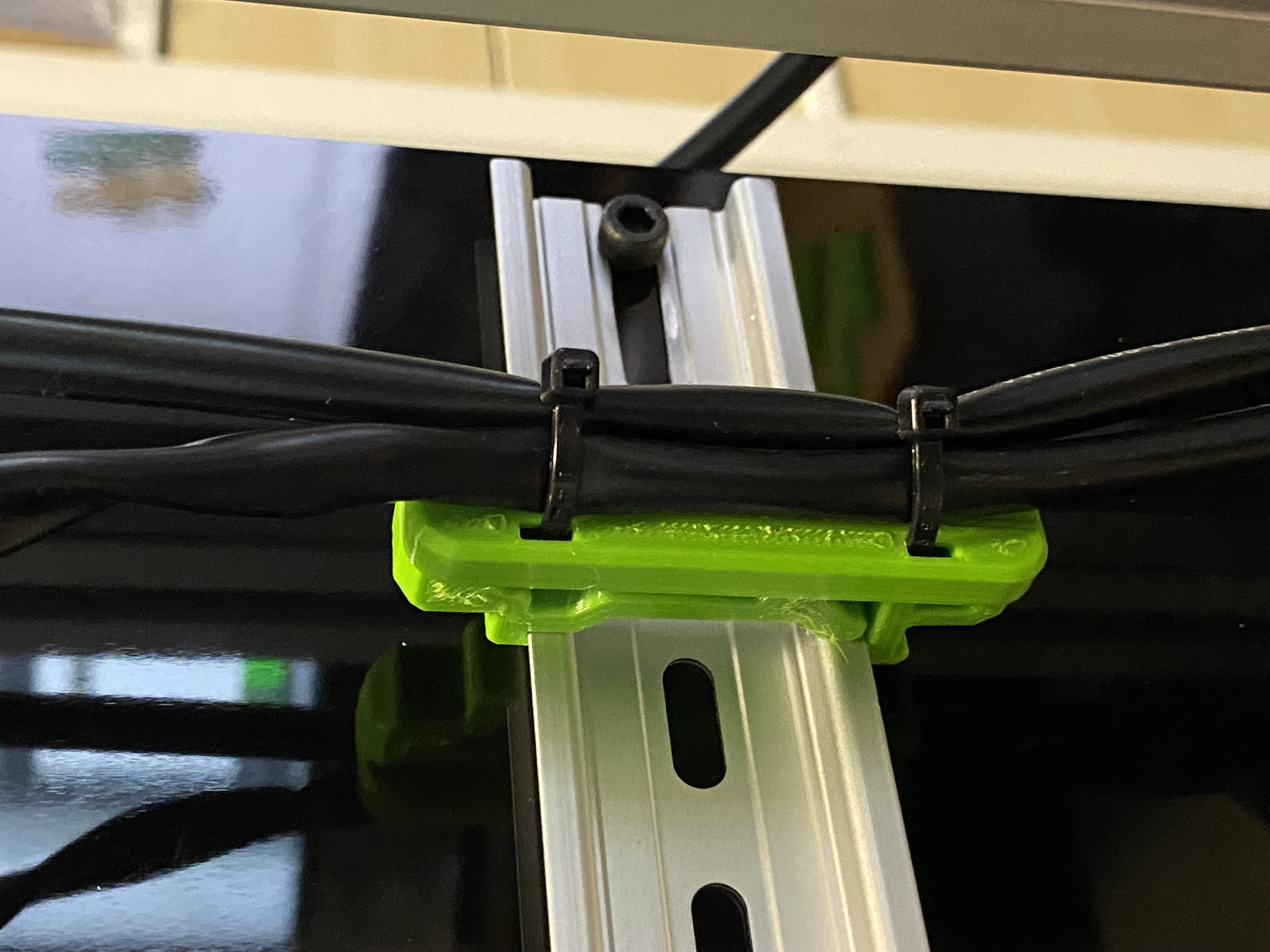 DIN rail cable organizer (remix) by motocoder | Download free STL model ...