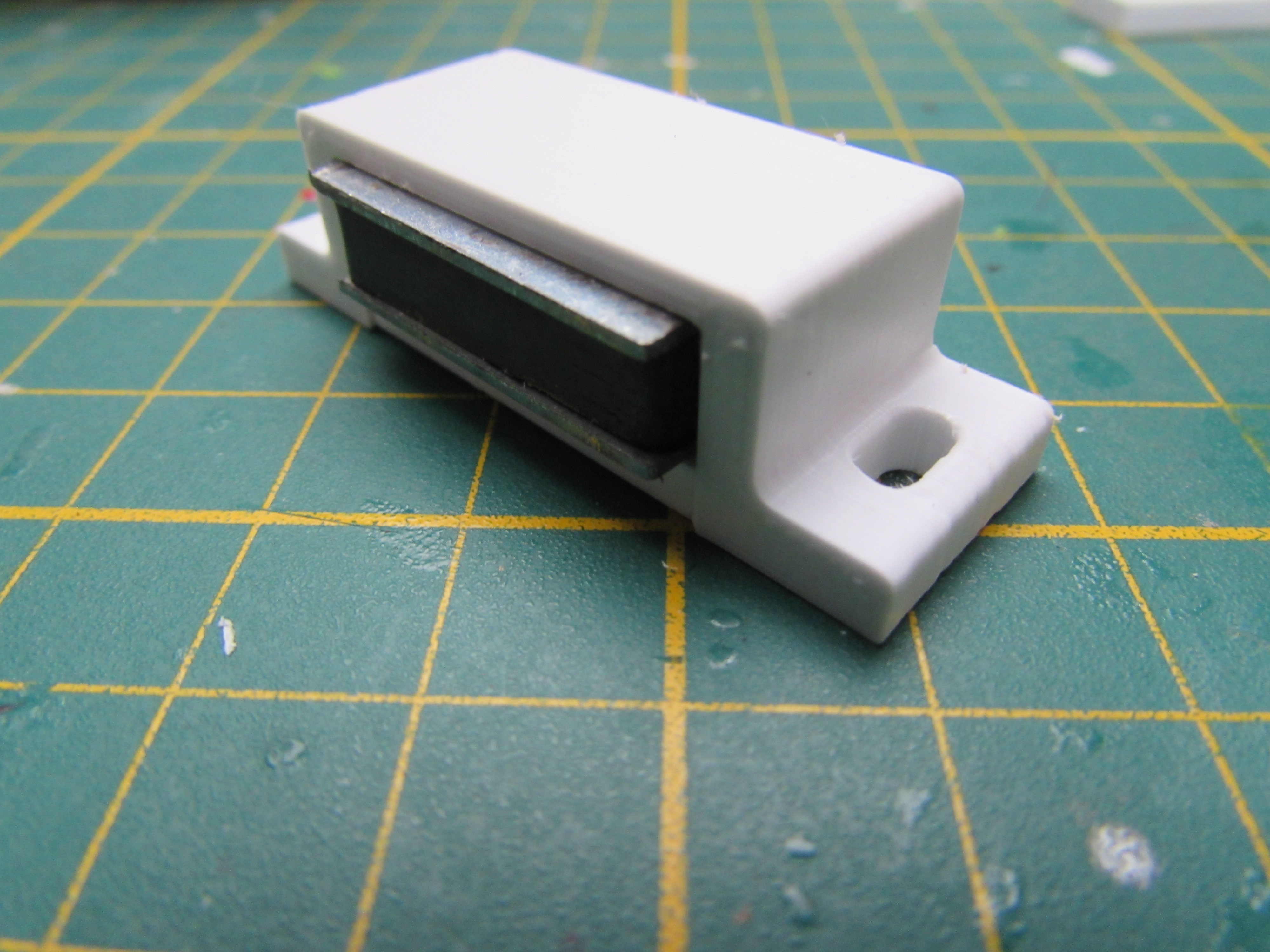 Magnetic snapper by Egg Plane Man | Download free STL model ...