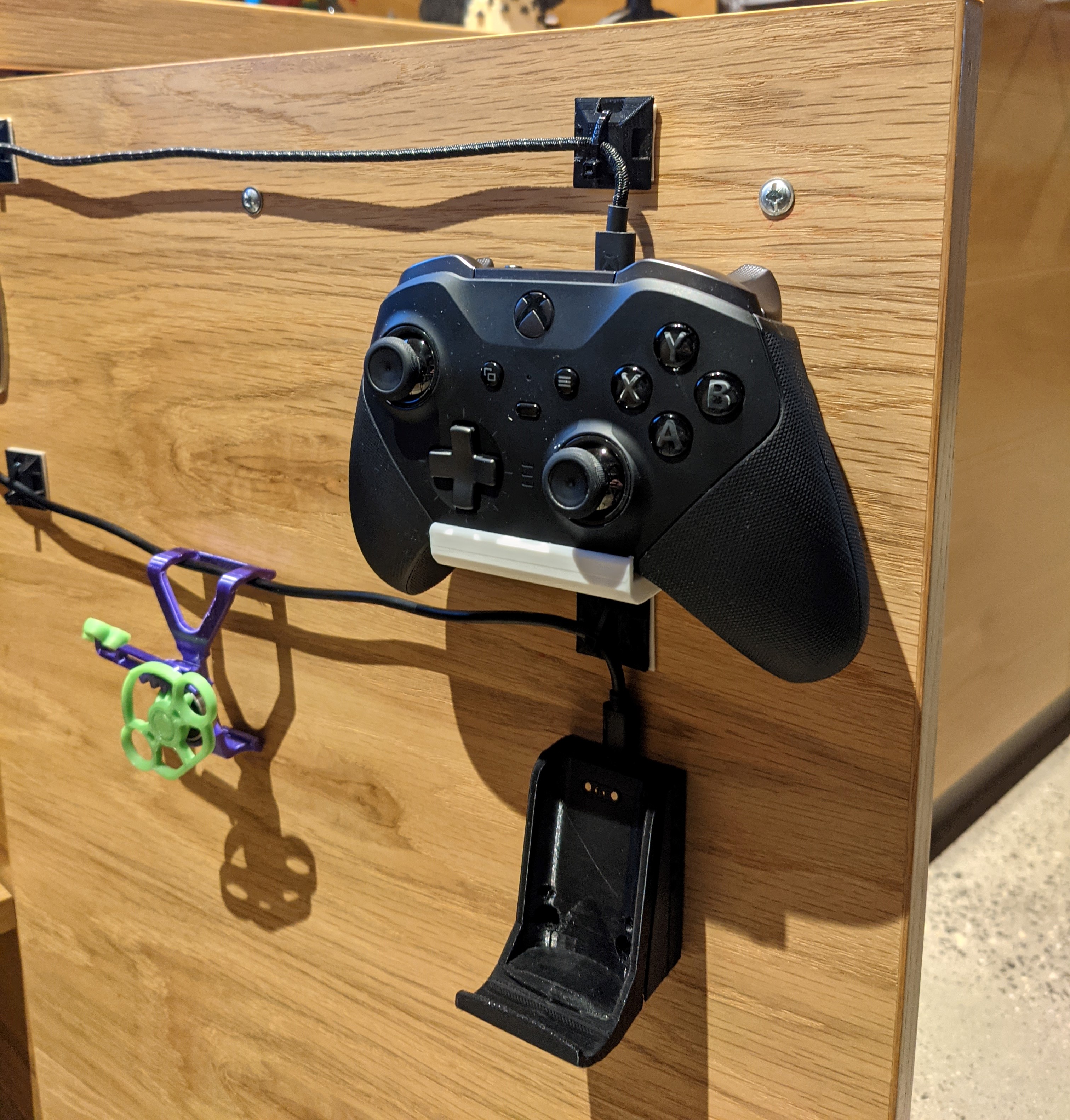 Xbox One Elite Controller Series 2 wall mount by Shokunin | Download ...