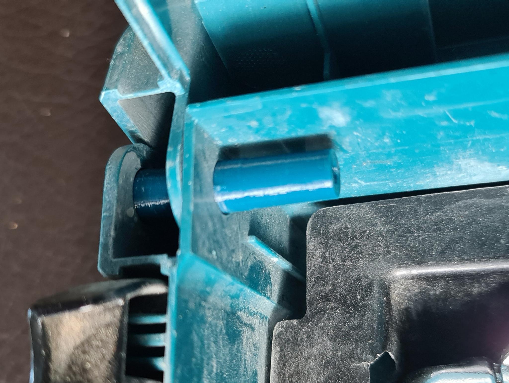 Hinge pin for Makita MakPac box - by Alego | Download free STL model ...
