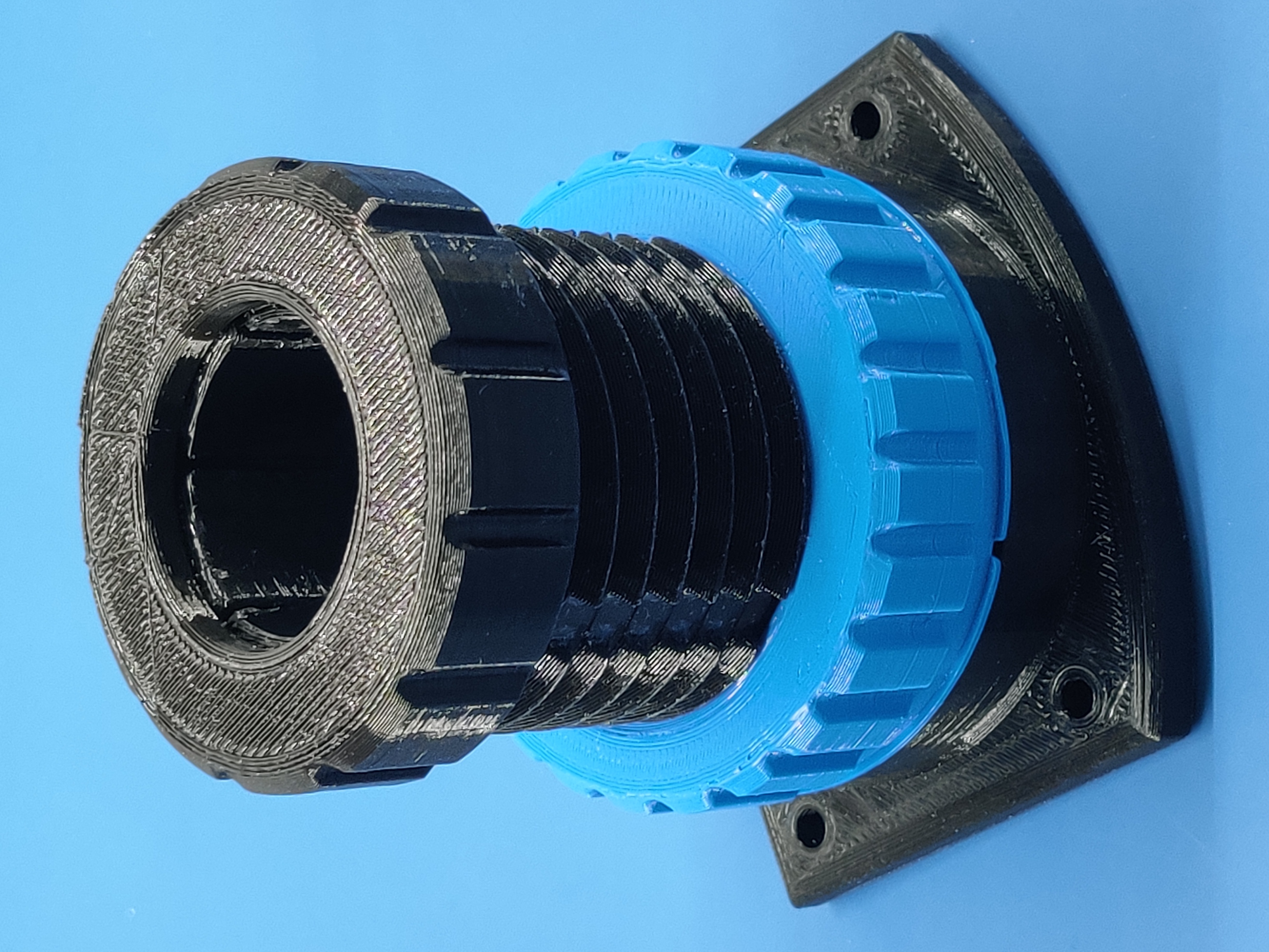 Non-rotating helical focuser with collet for Hadley telescopes von ...