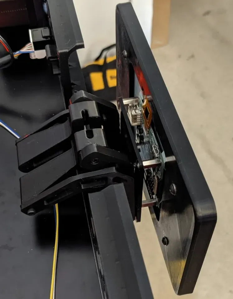 Voron 2.4 7" inch tilt touch screen by Maverick Ng | Download free STL ...