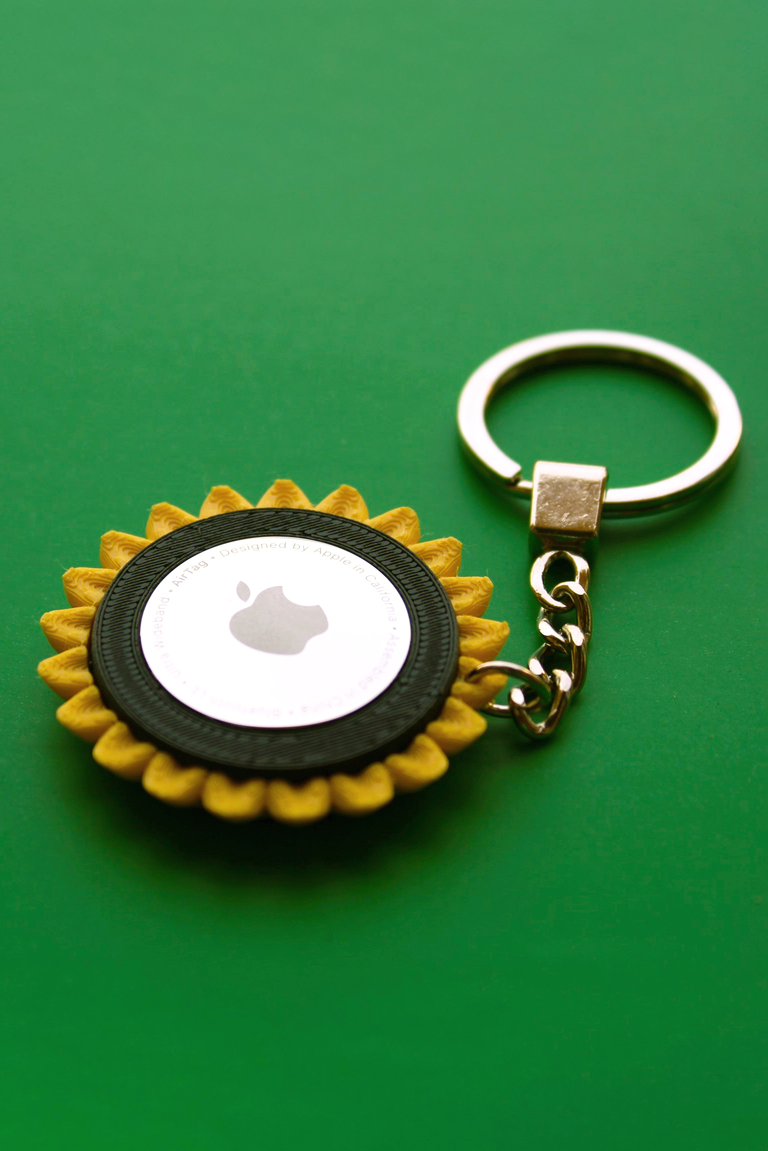 Sunflower AirTag holder by twothingies | Download free STL model ...