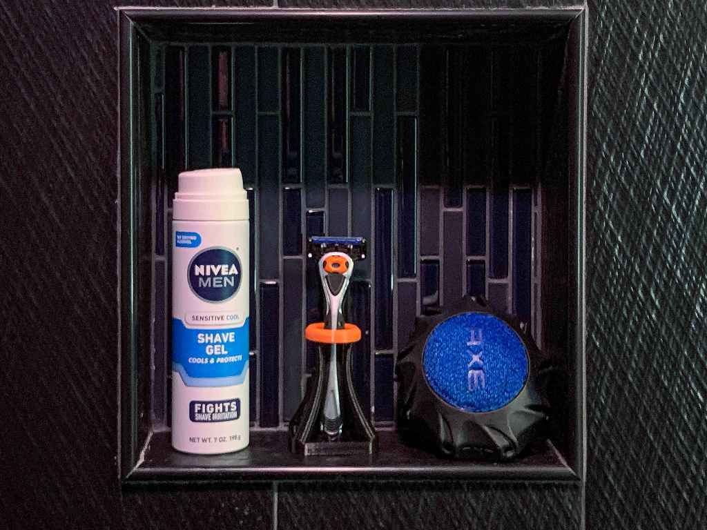 Sleek Razor Holder - Holds Gillette and Most Popular Brands by jimerb ...