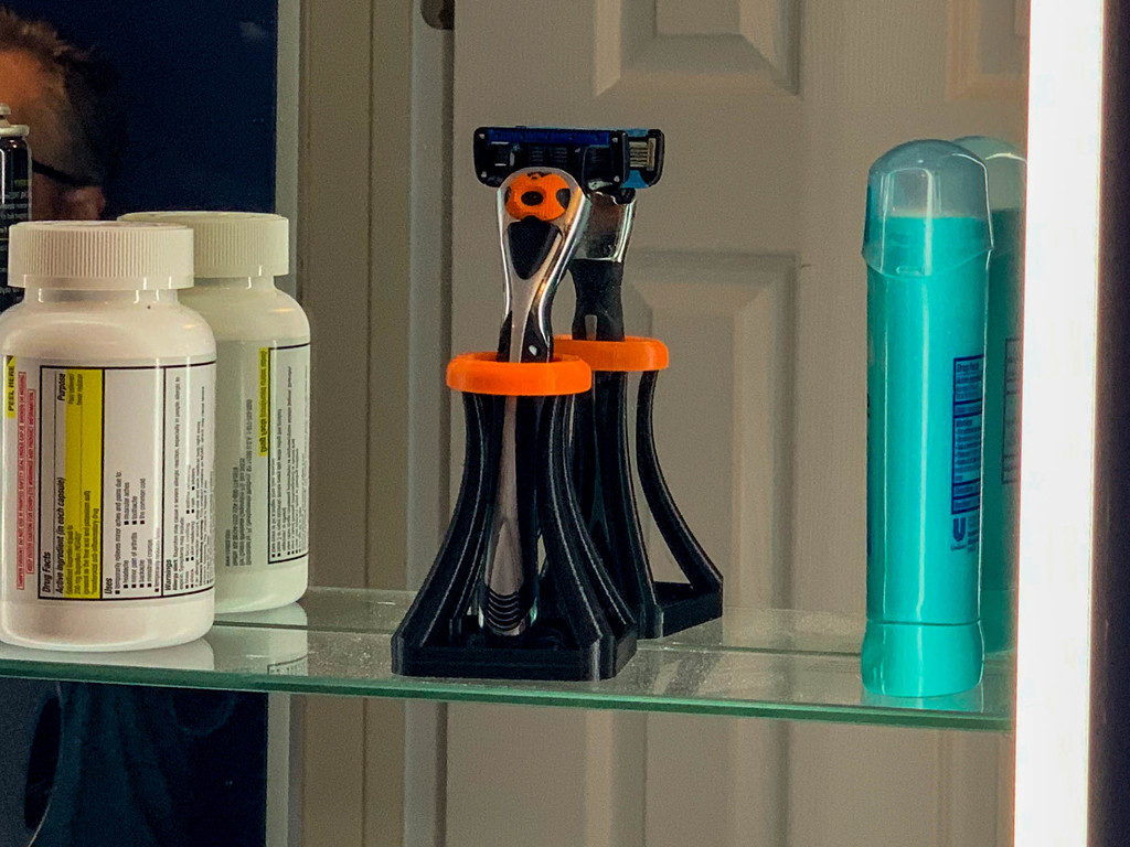 Sleek Razor Holder - Holds Gillette and Most Popular Brands by jimerb ...