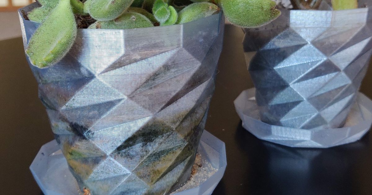 Low Poly Planter With Tray by Kerber | Download free STL model ...