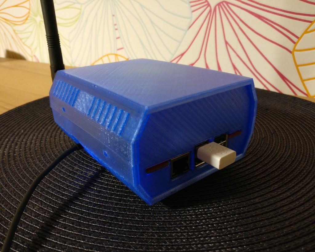 Enclosure for DIY LoraWAN Gateway based on ch2i Backplane by Jens ...