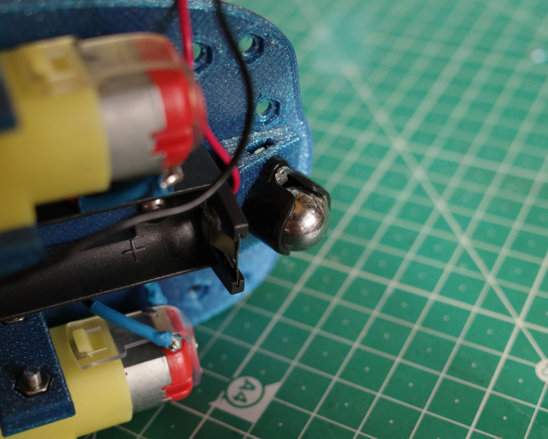 very simple miniVehicle (freecad file included) by ManelTo | Download ...