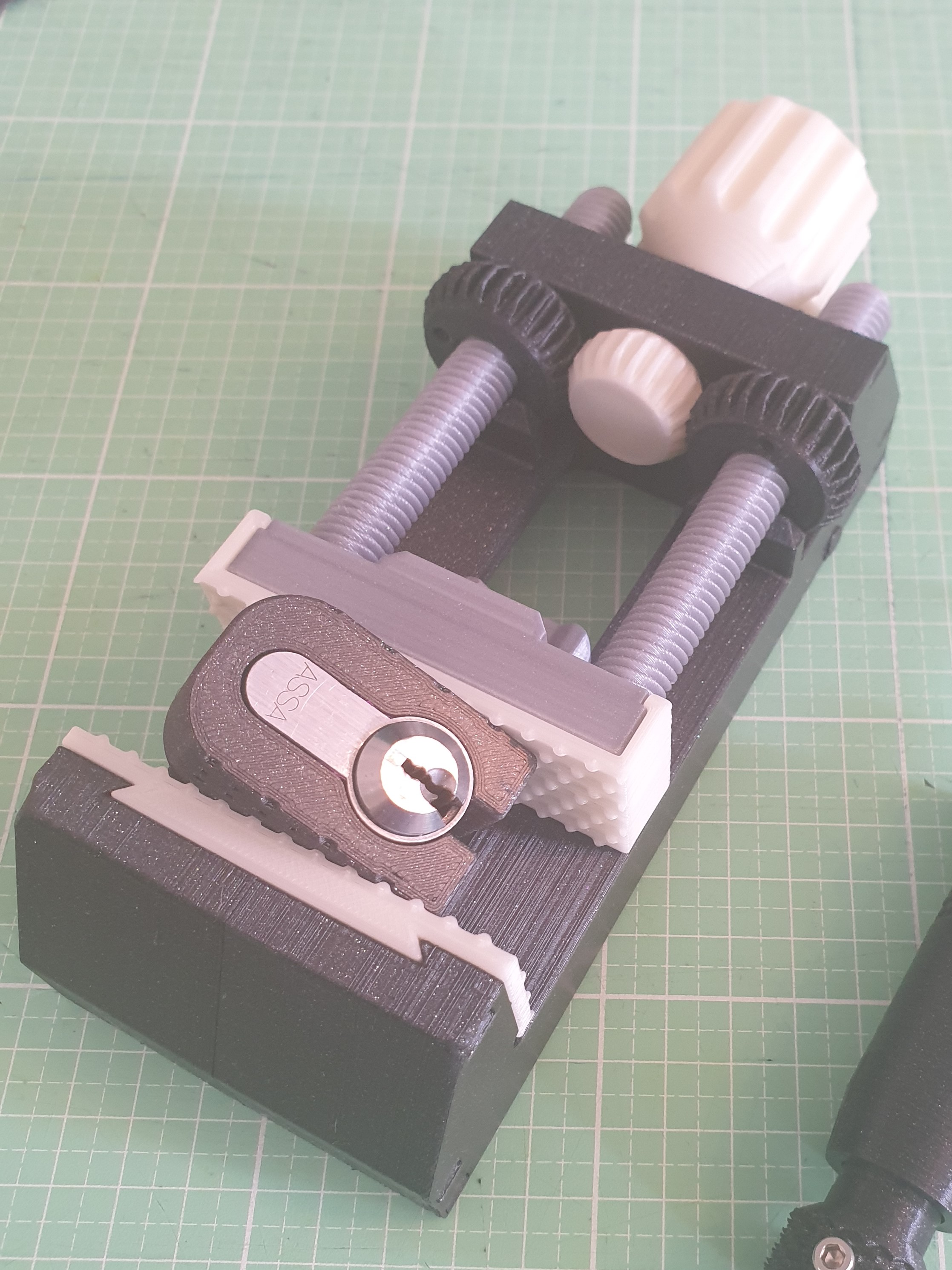 Locksport add-on to "Yet ANOTHER Machine Vise" by betaiv | Download ...