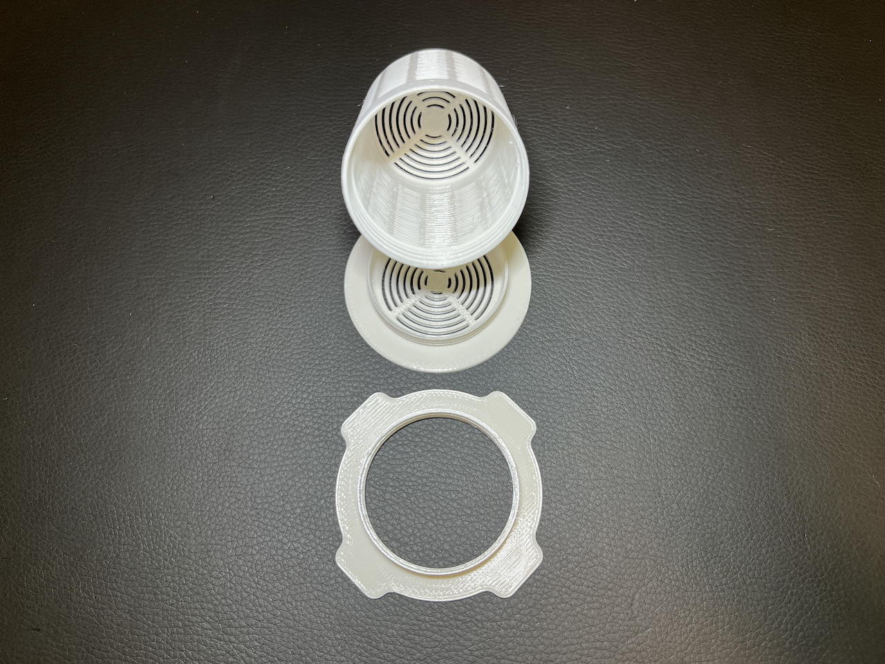 Filament Spool Desiccant Canister by kennyd1gital | Download free STL ...