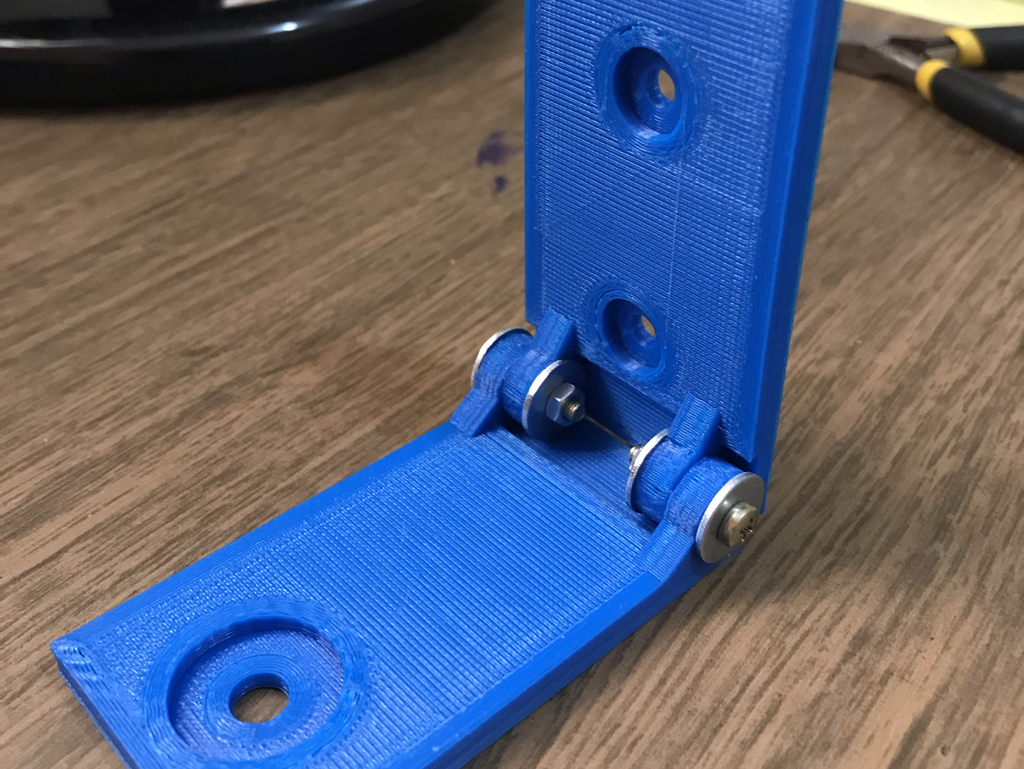Projector mount with tilting by victornpb | Download free STL model ...