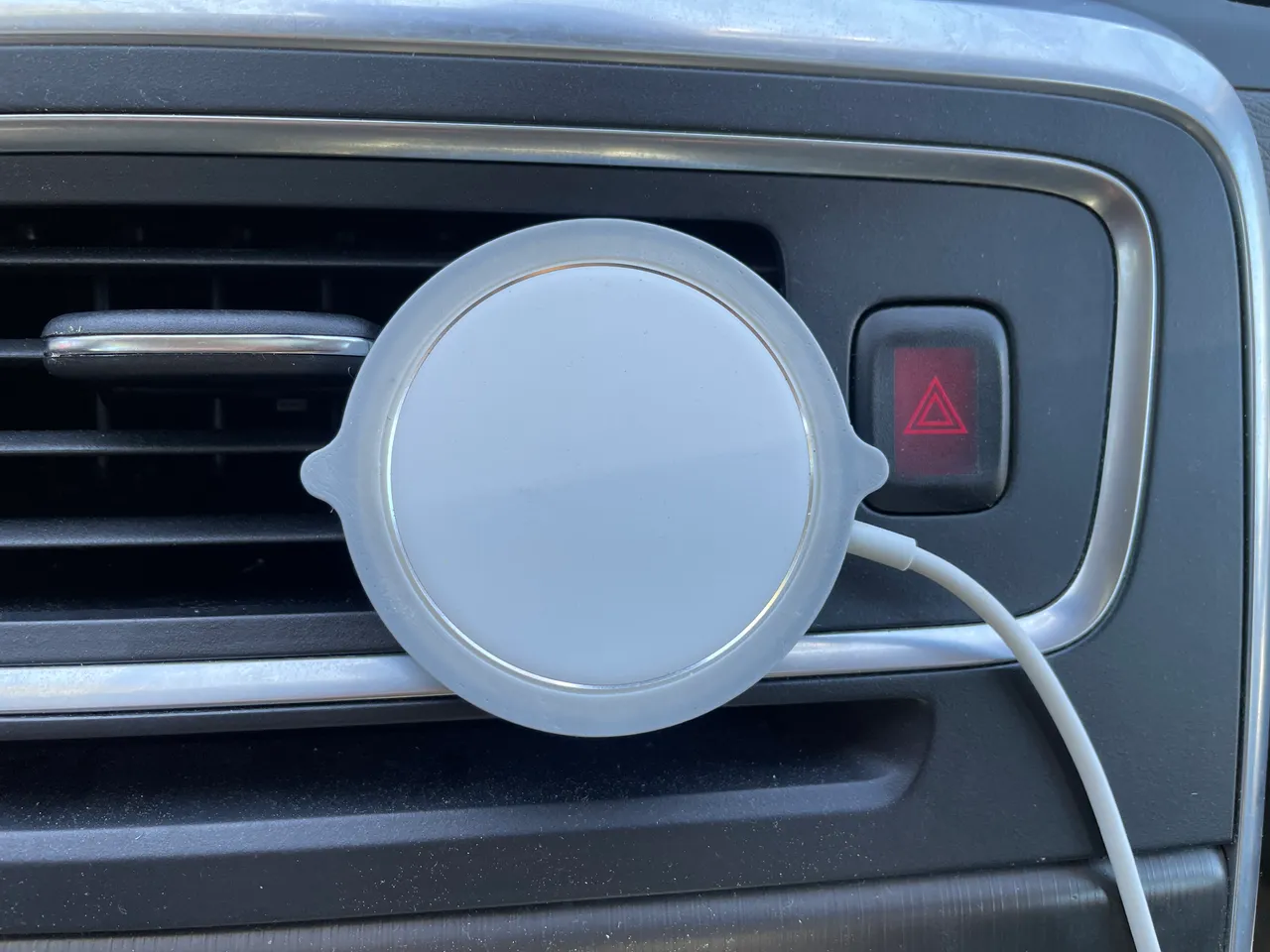 Car Vent iPhone Magsafe Holder by FocusDesignCo | Download free STL ...