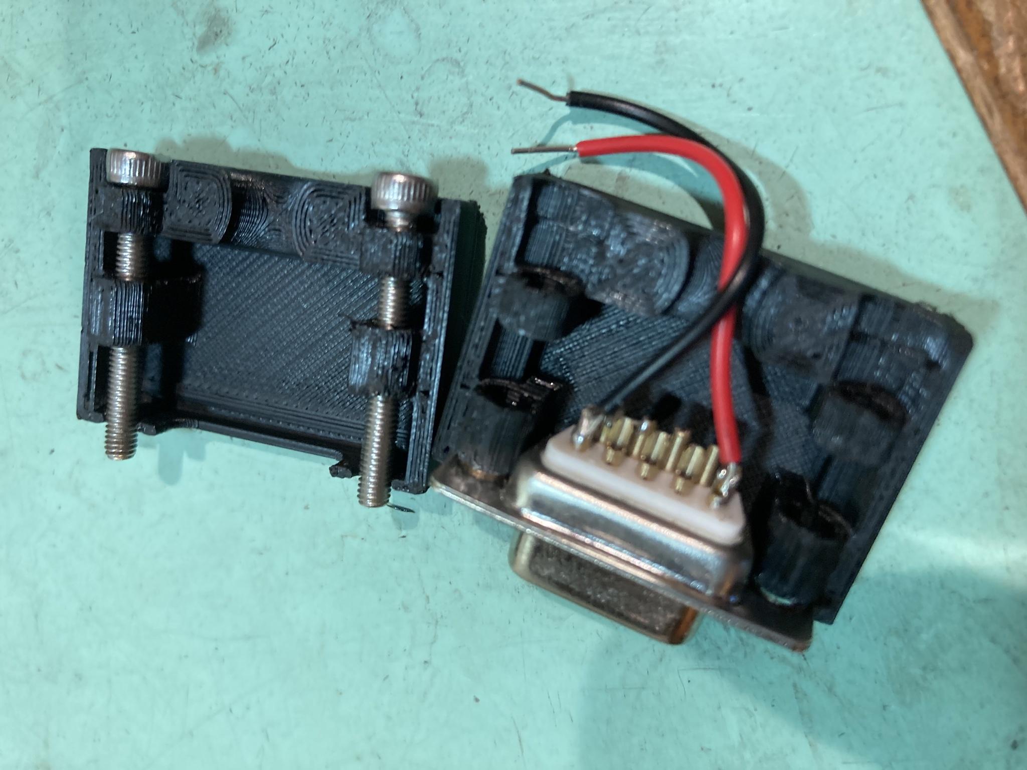 D-sub Backshells, captive clamshell-type by Trillium_Atelier | Download ...