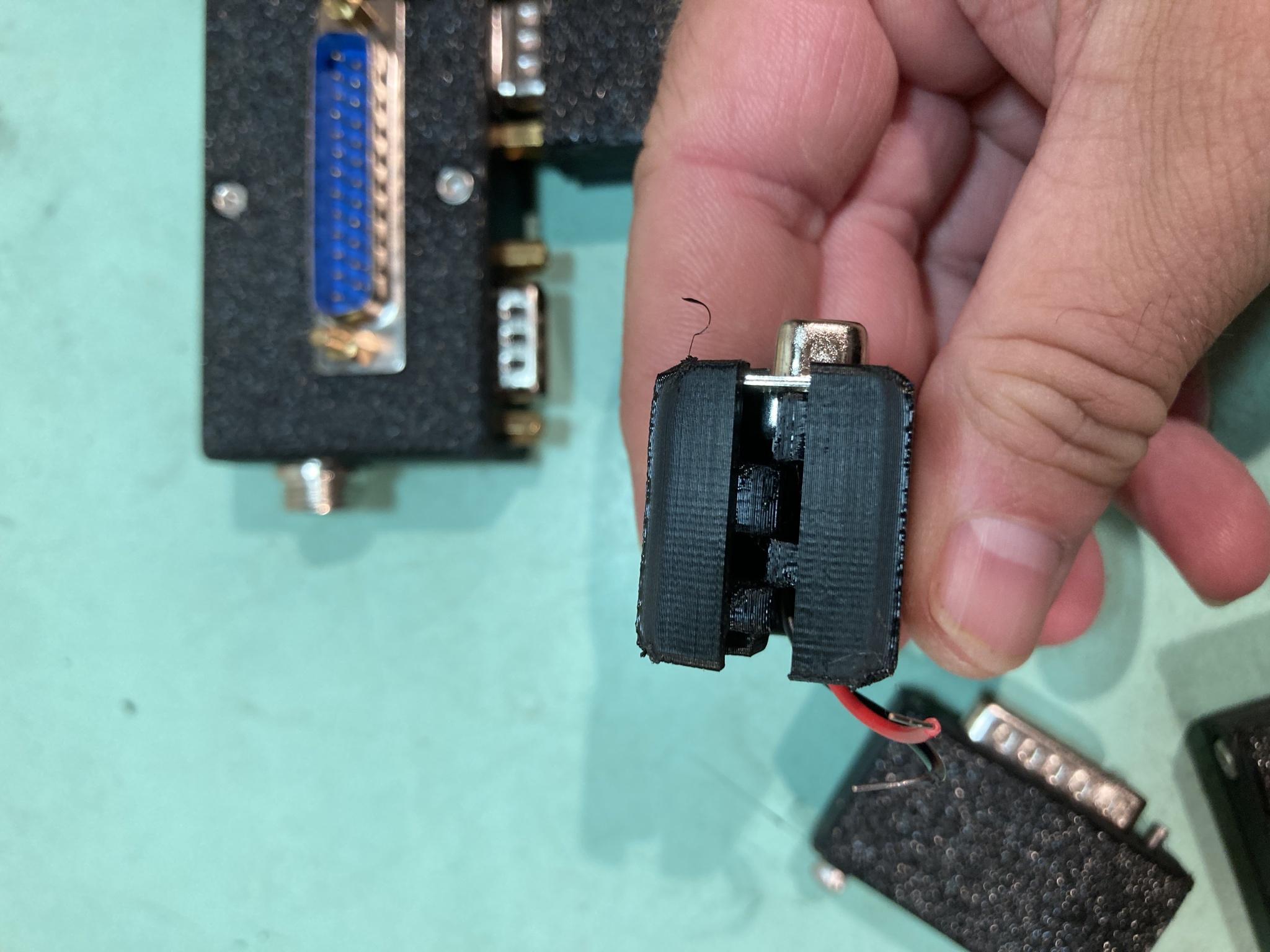 D-sub Backshells, captive clamshell-type by Trillium_Atelier | Download ...