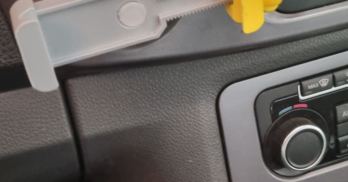 Amarok phone holder by Jacque Riekert | Download free STL model ...