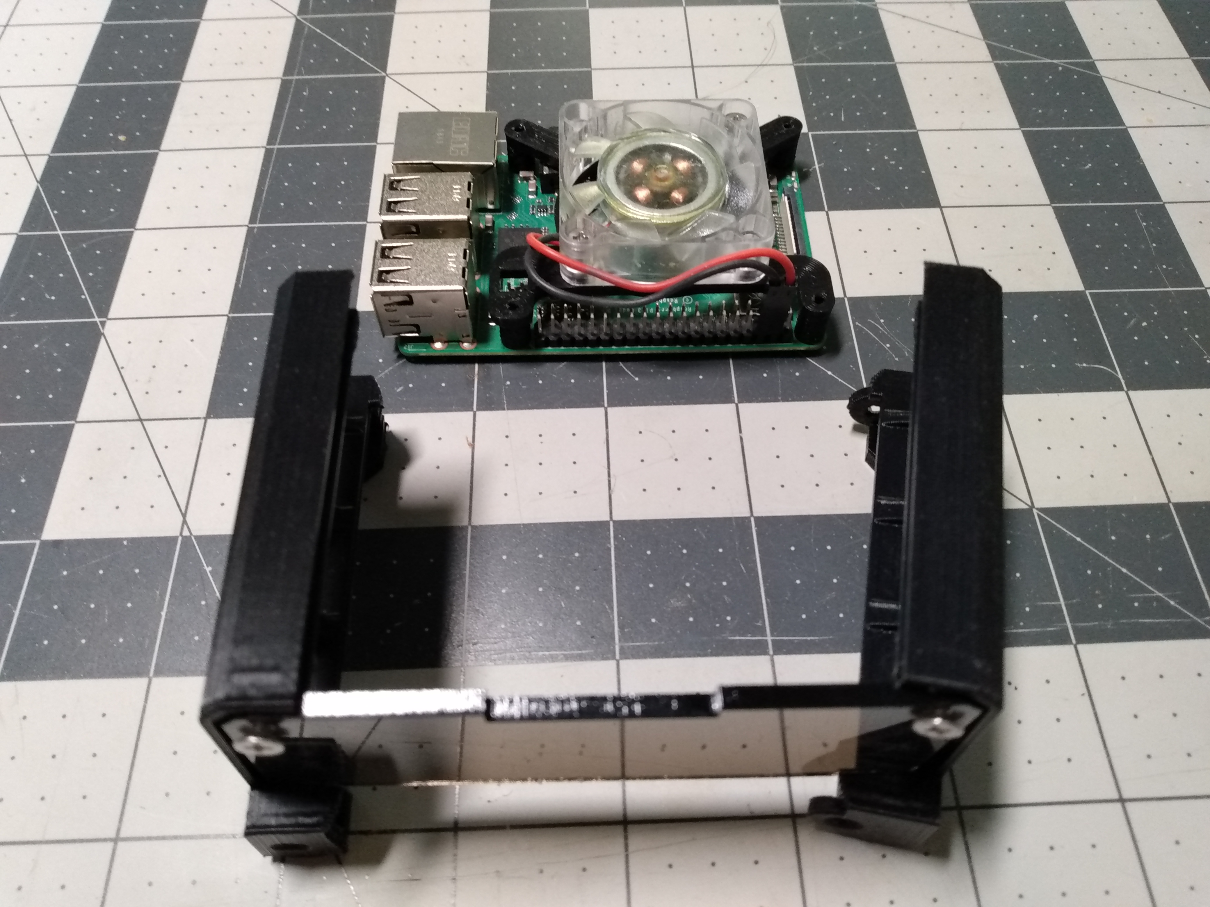 Raspberry Pi 3B Case with SSD or 2.5" HDD Mounting Rails + Optional ...