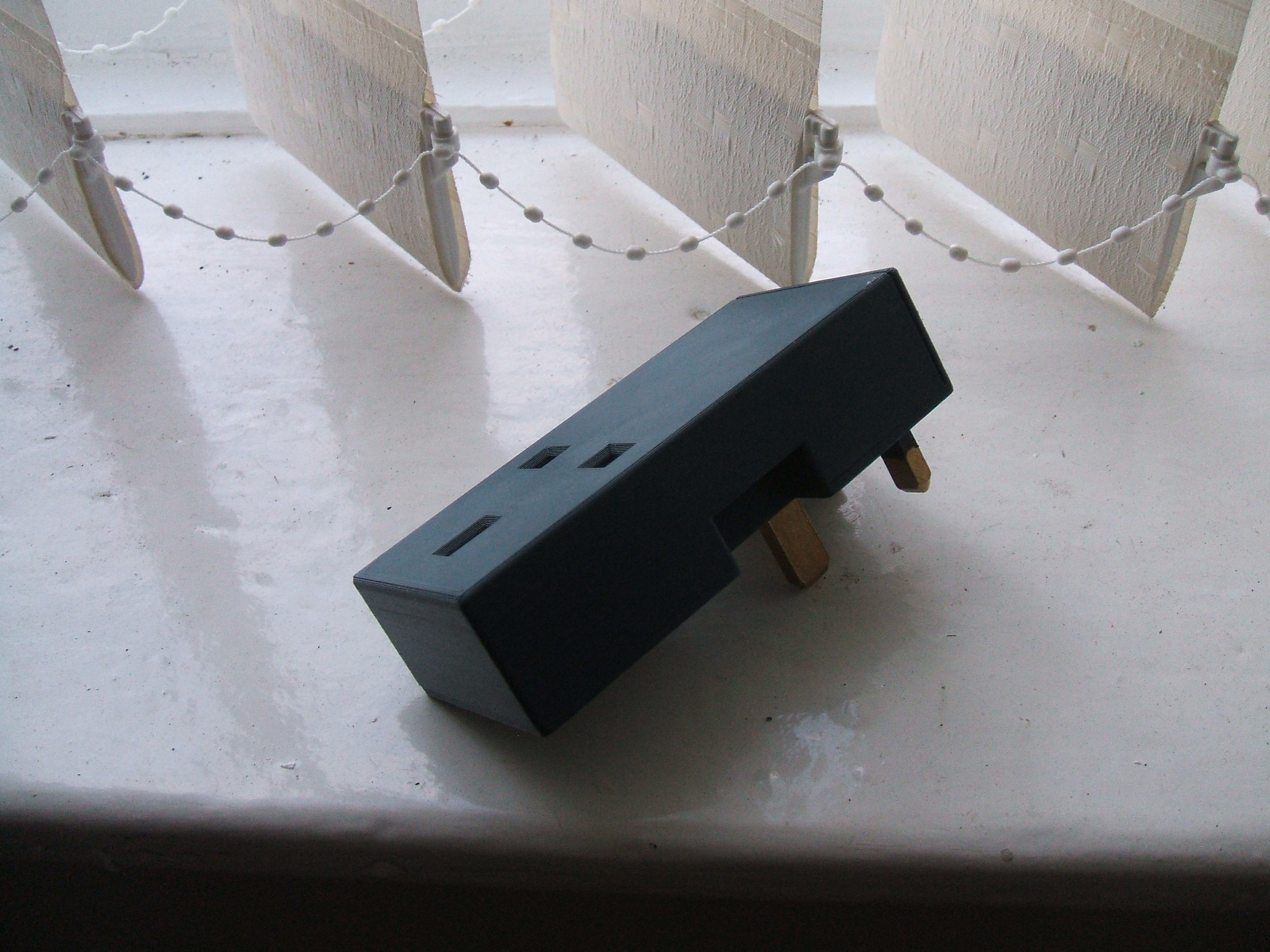UK vertical plug adaptor by primefac | Download free STL model ...