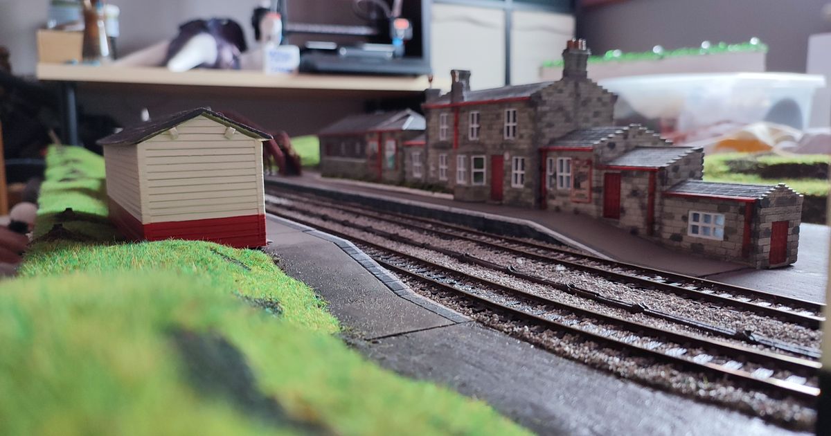 Hogsmeade - Goathland station OO gauge (1:76) - Harry Potter train ...