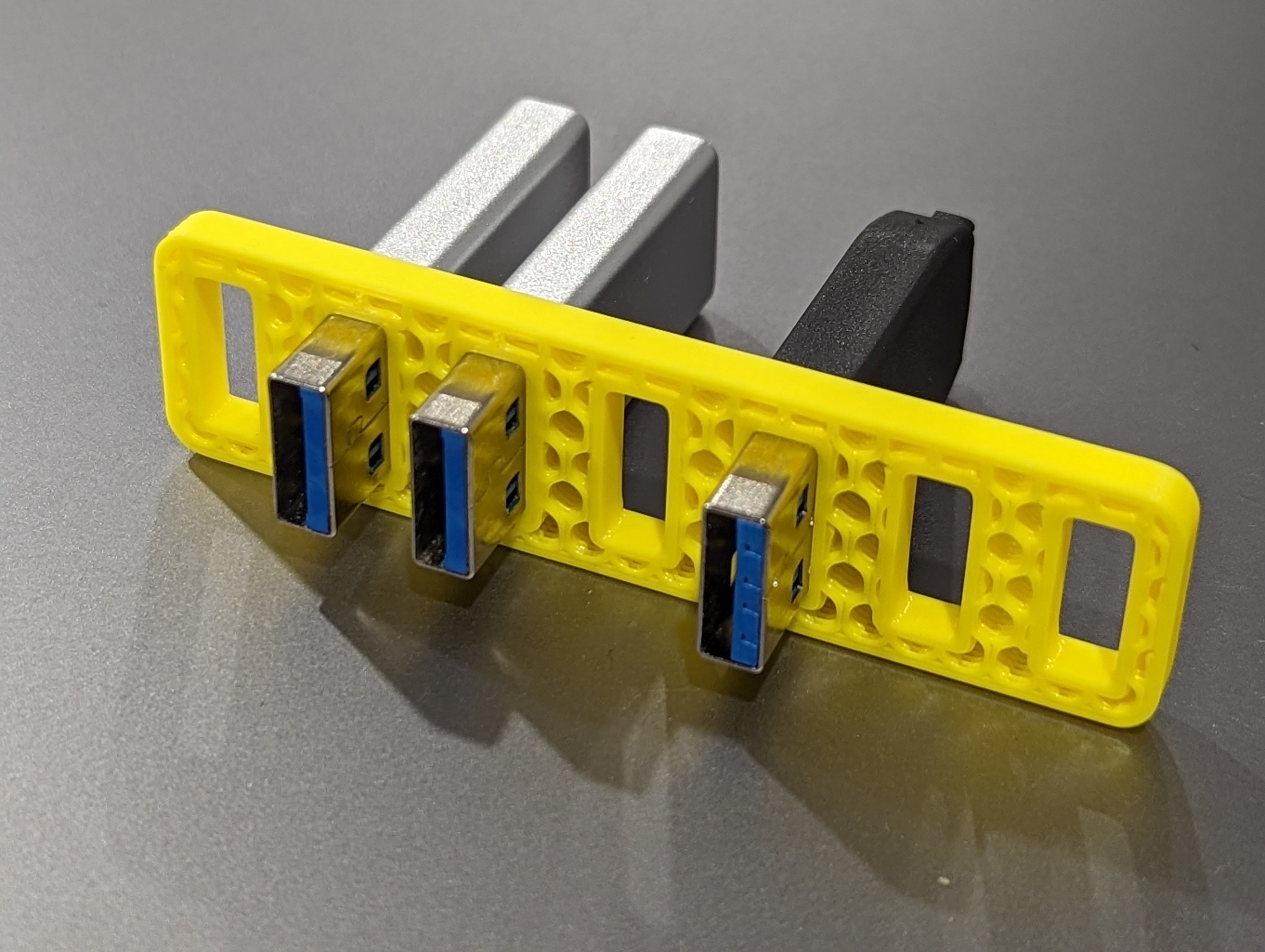 USB and HDMI Dongle Organizers by scross01 | Download free STL model ...