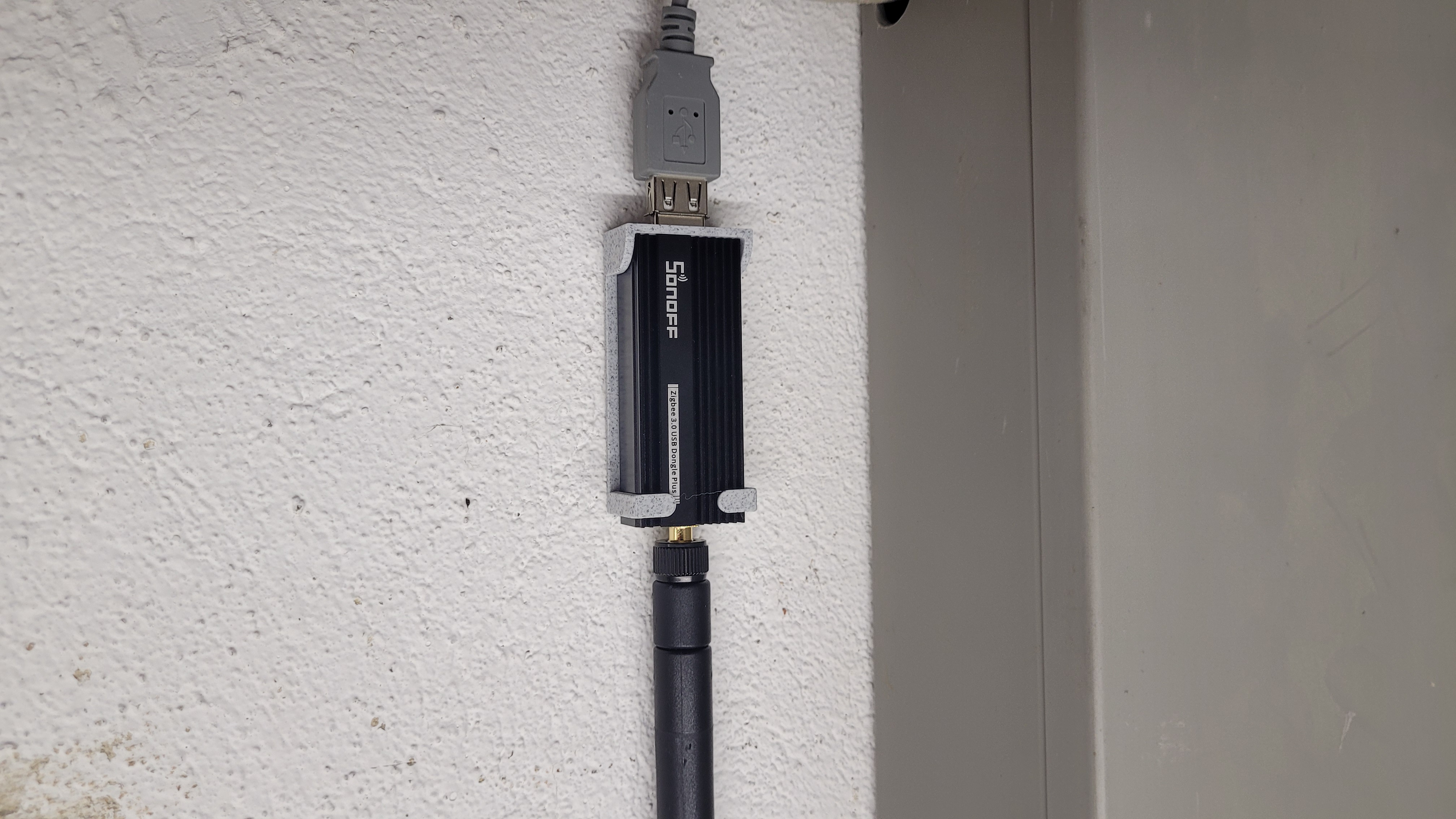 Sonoff Zigbee 3.0 Dongle wall mount by whocares333 | Download free STL ...