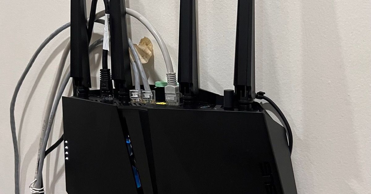 Asus RT-AX82U Router Wall Mount by soemarko | Download free STL model ...