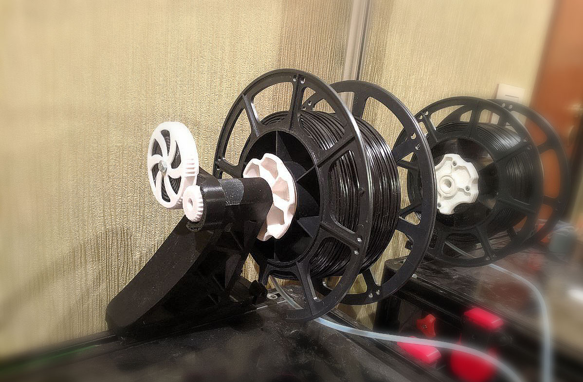 Quick release spool holder by Mfecane | Download free STL model ...