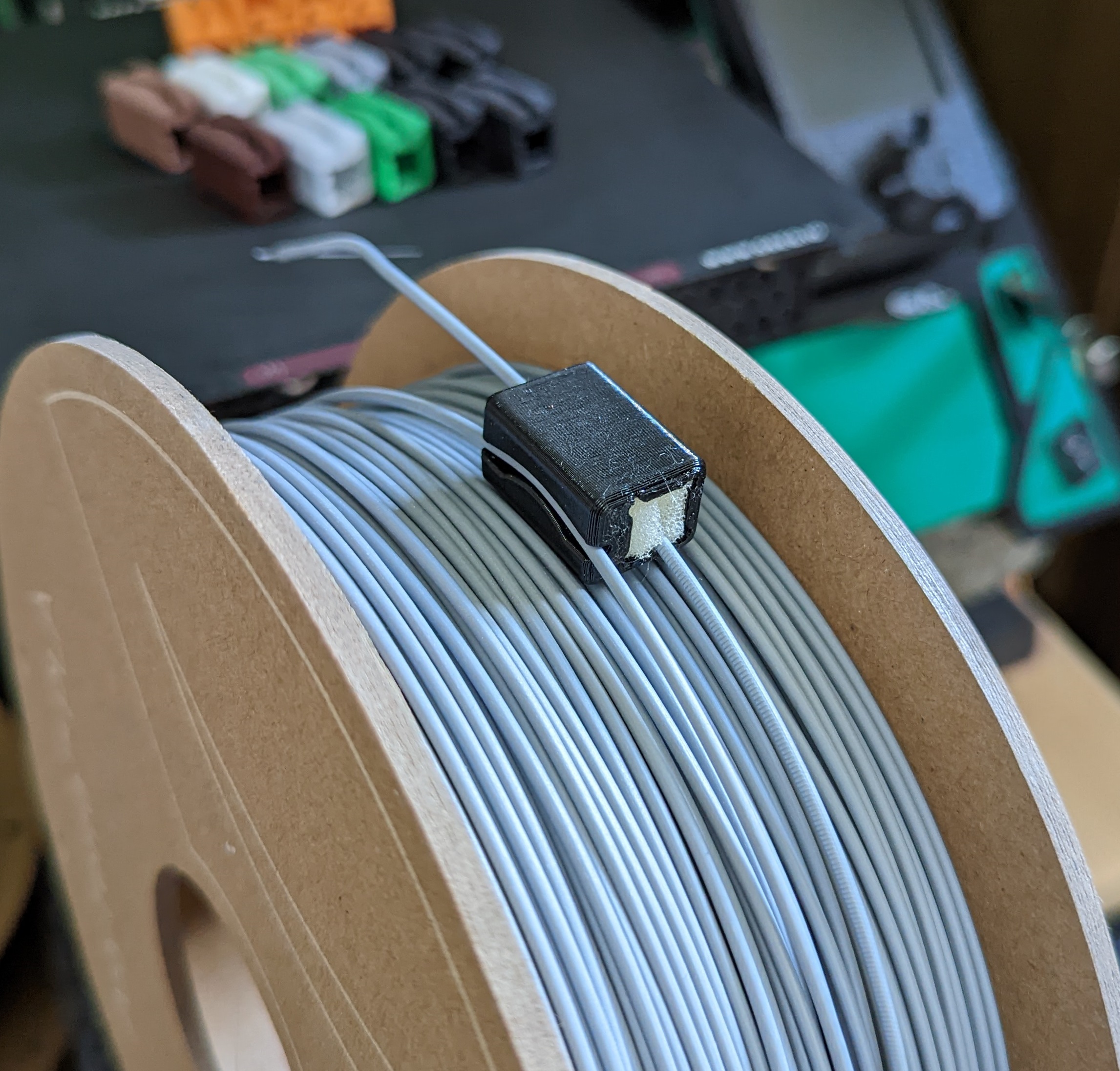 Filament Dust Filter Clip by Neohhhh | Download free STL model ...