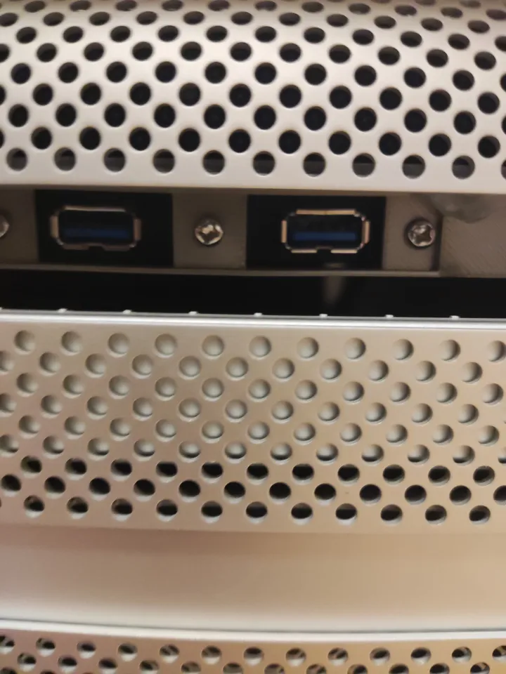 Frontusb mounting for cdrom by GameTec_live | Download free STL model | Printables.com