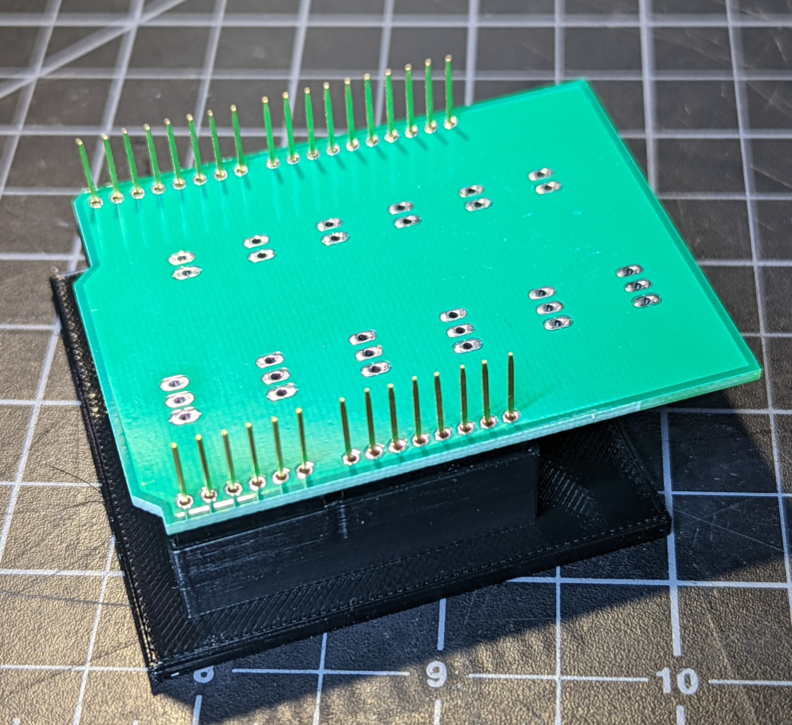 Arduino Uno R3 Shield Soldering Jig autorstwa Jeremy Elson | Pobierz ...