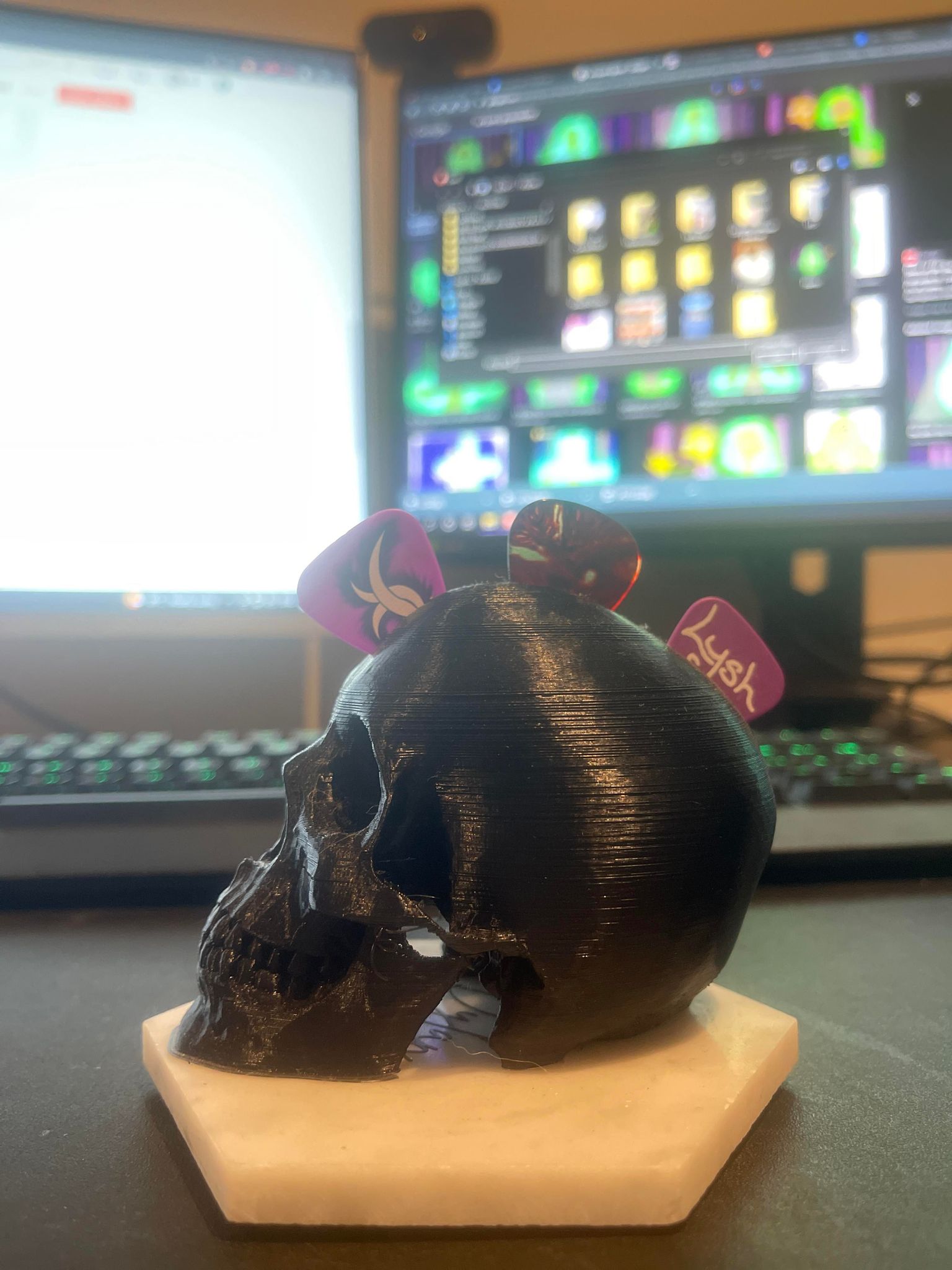 Guitar Pick Holder - Skull by DaVinki | Download free STL model ...