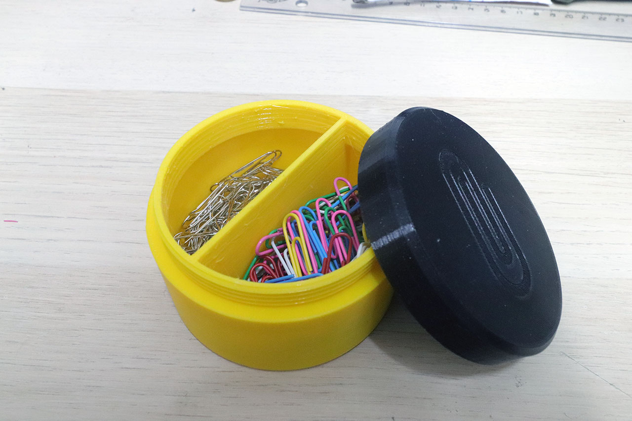 Round (dual) box for clips with screw lid by BricoGeek | Download free ...