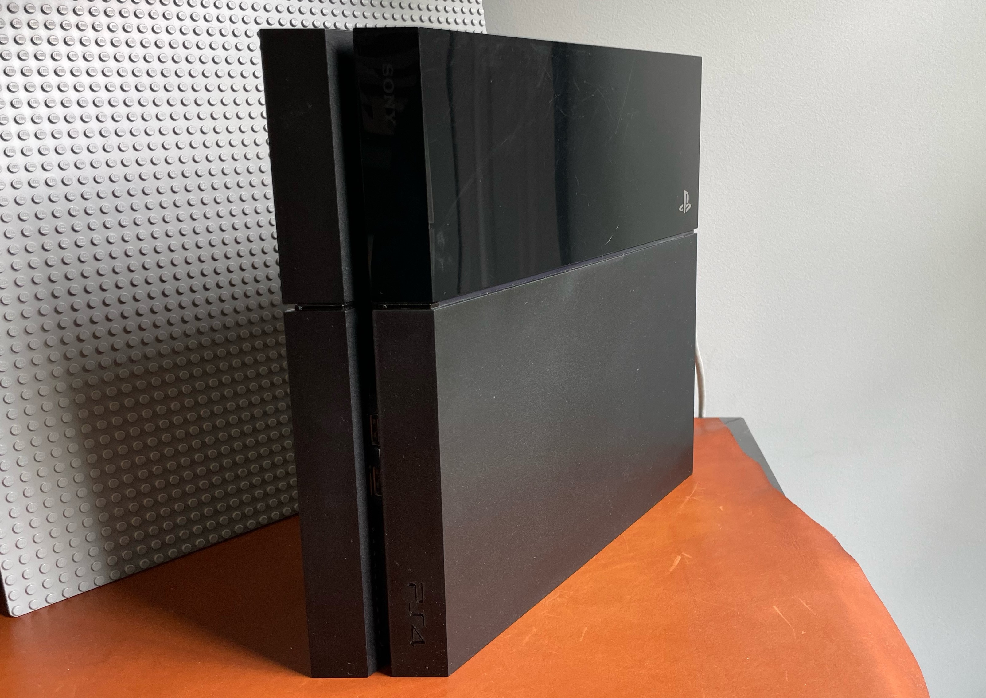 PS4 Stand - Vertical by OneAlmond | Download free STL model ...