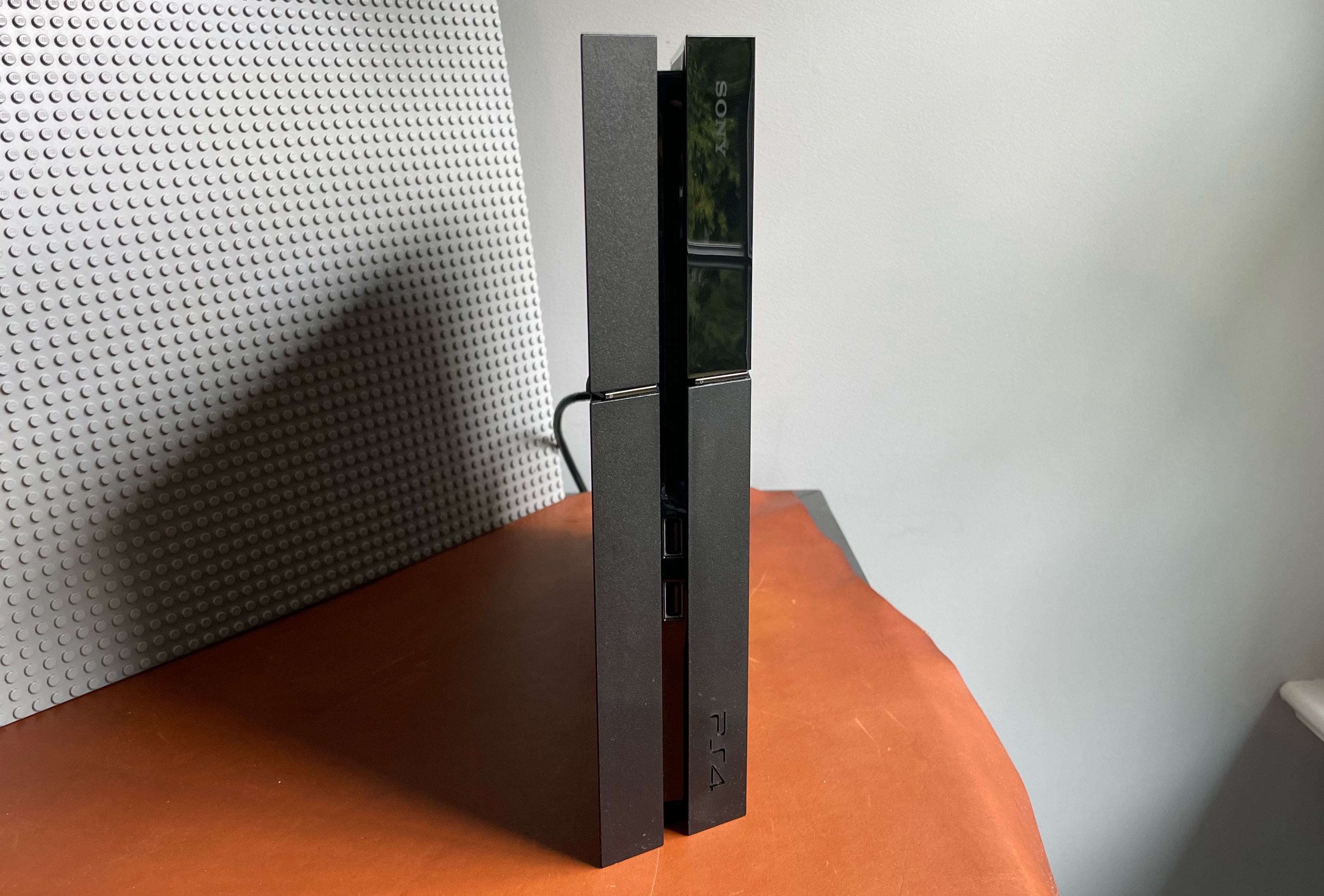 PS4 Stand - Vertical by OneAlmond | Download free STL model ...