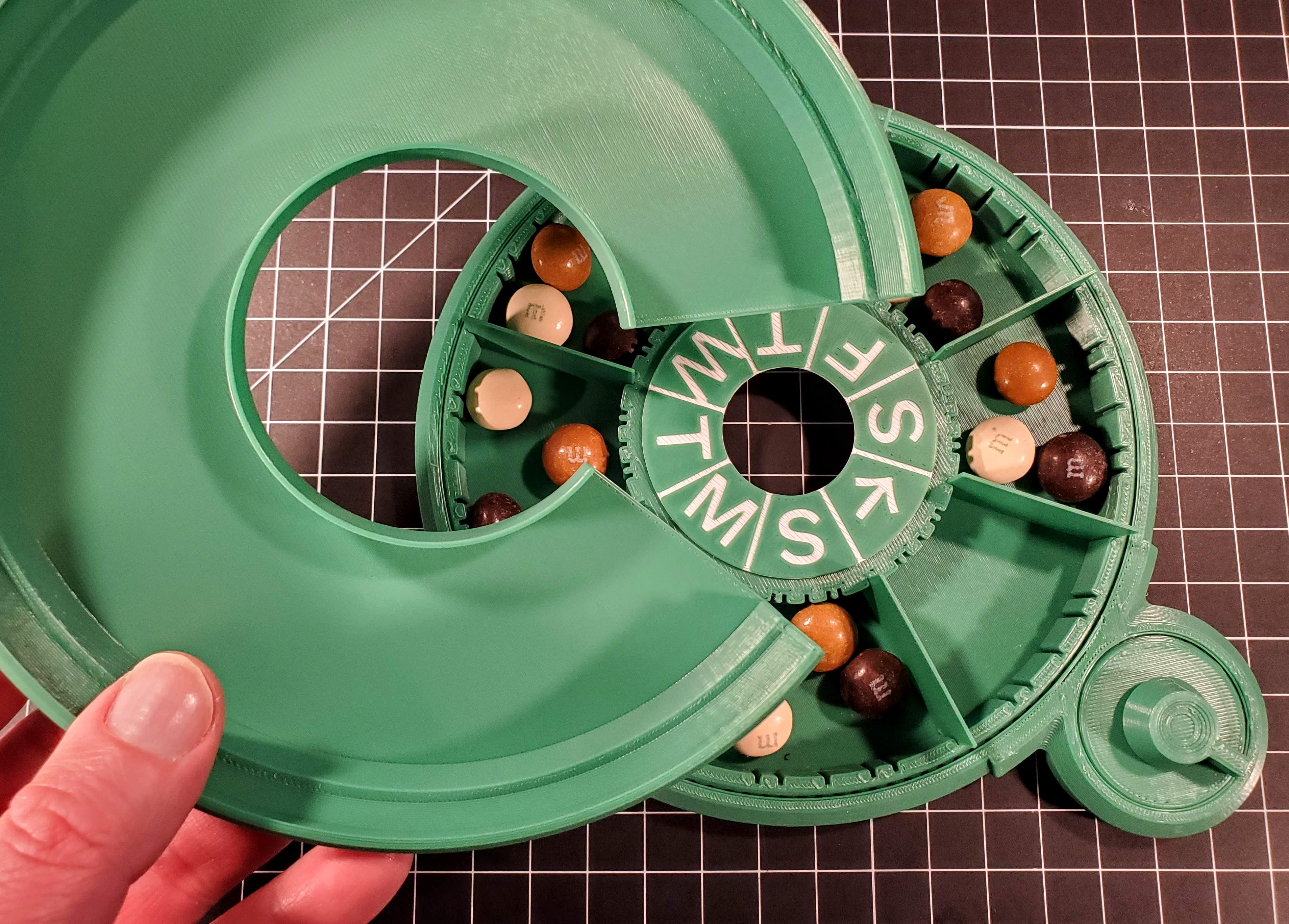 Customizable Carousel Organizer for Pills, Treats and More par Thos ...