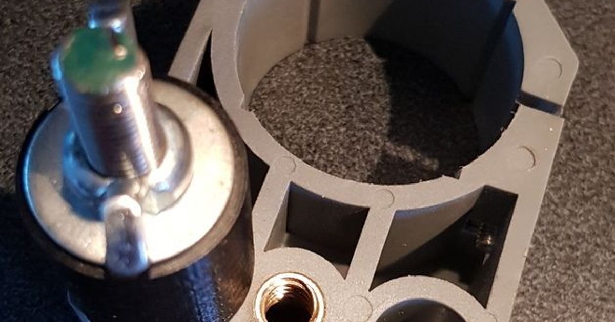 Mount / Unmount linear bearings LM8UU by Thoragrim | Download free STL ...