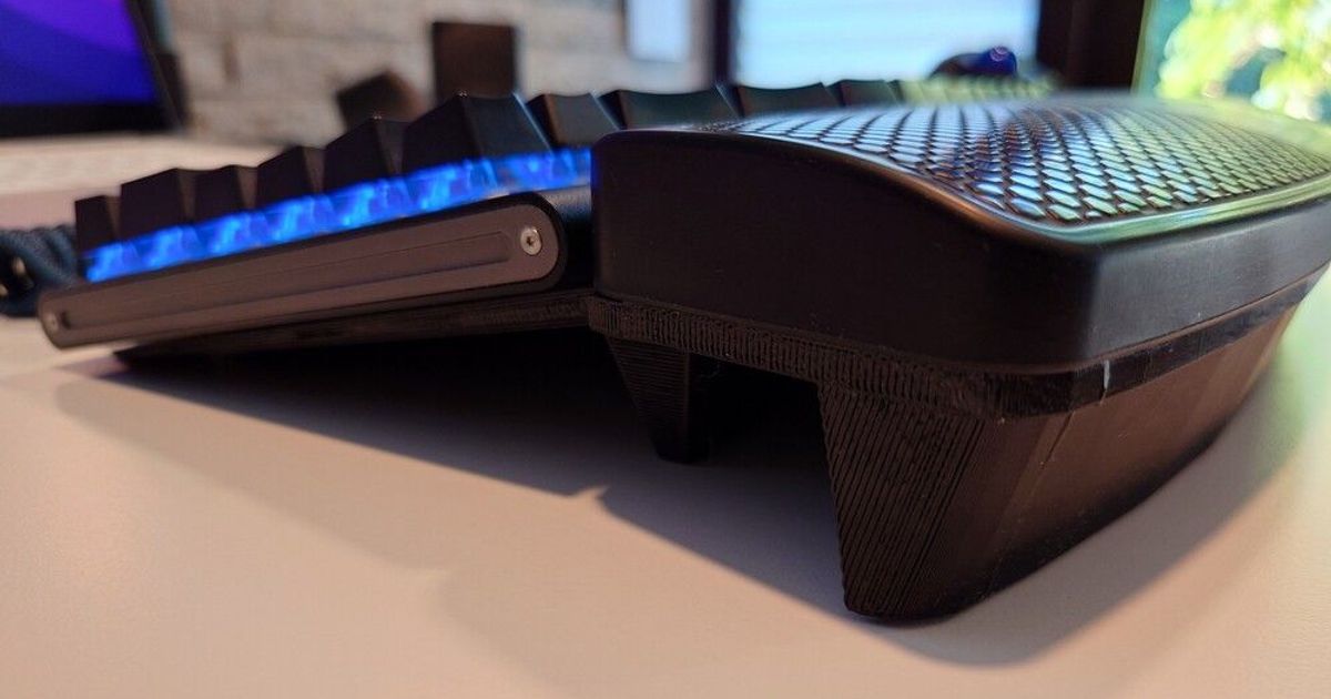 X-Bows (Knight) keyboard negative tilt raiser / stand by Rob the 3D ...