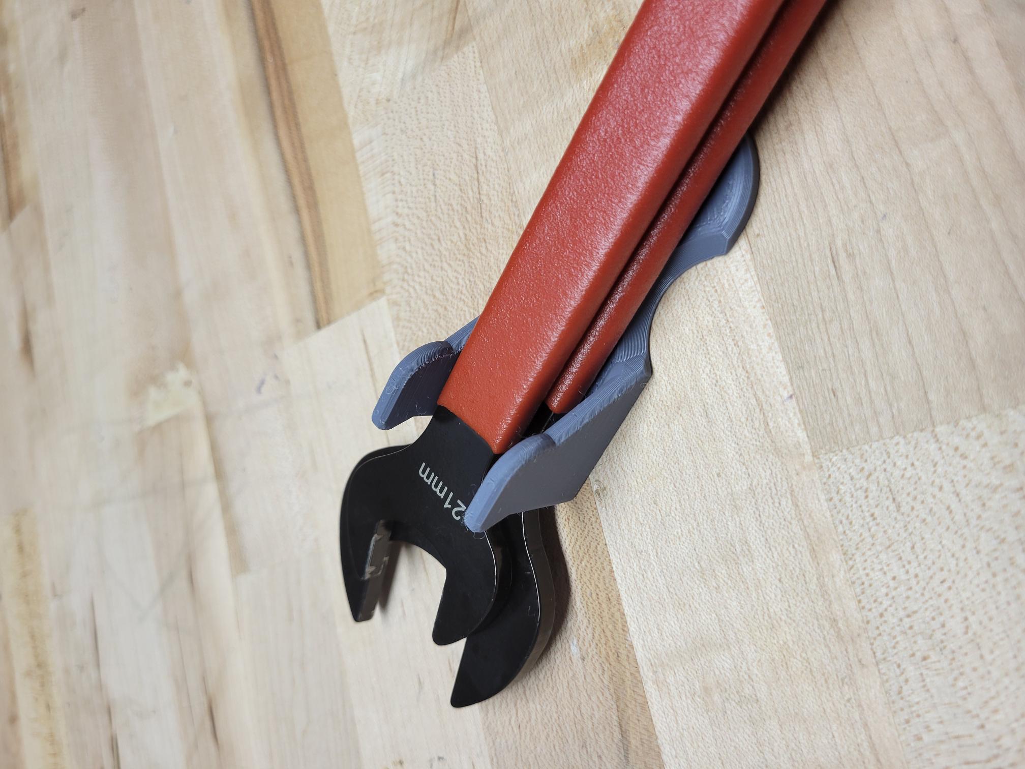 DMC2 CNC Wrench Holder by Michel Theriault | Download free STL model ...