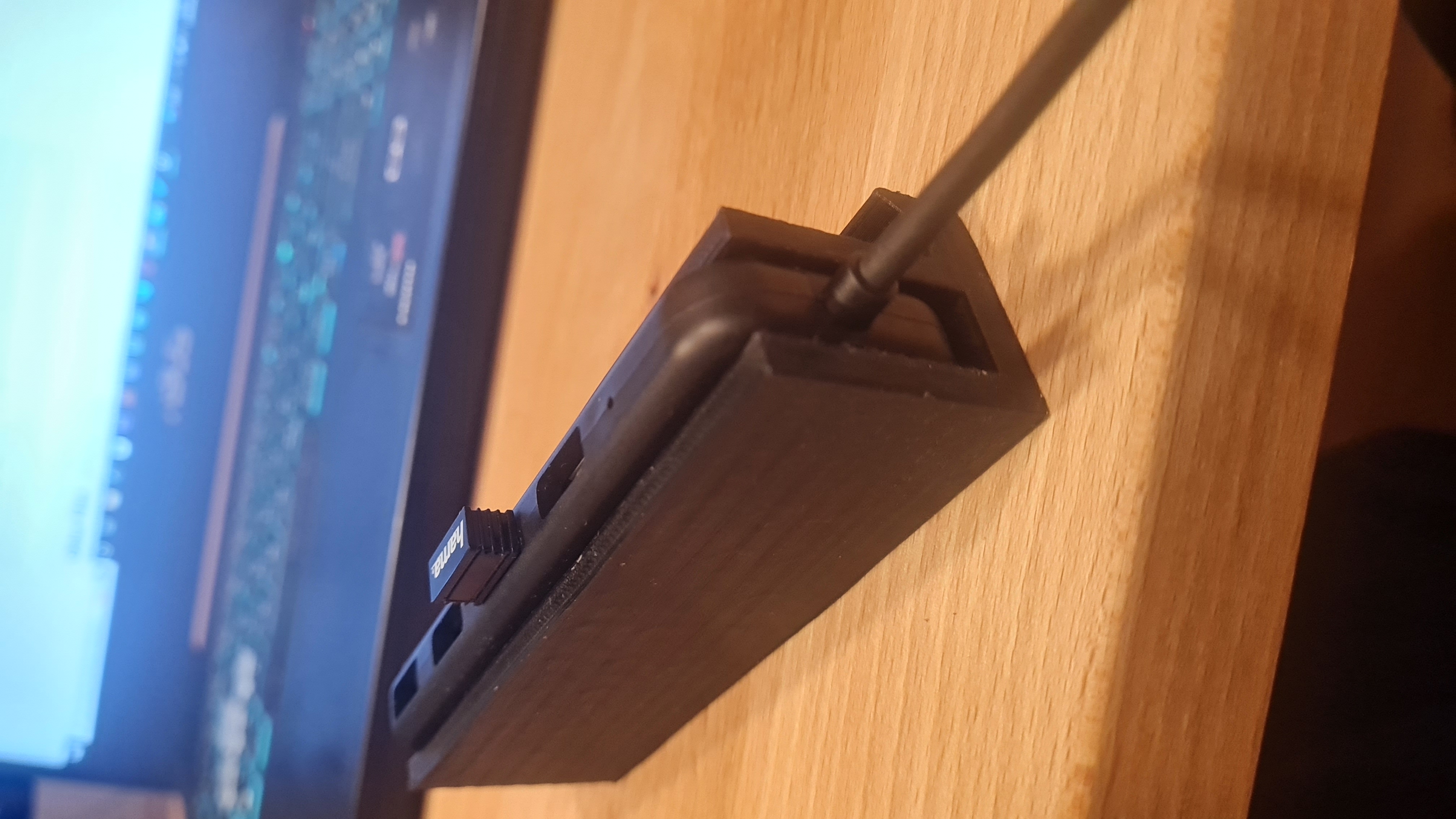 USB Hub mount for 40x40 Aluminium Profil (Sim Racing) by Janni ...