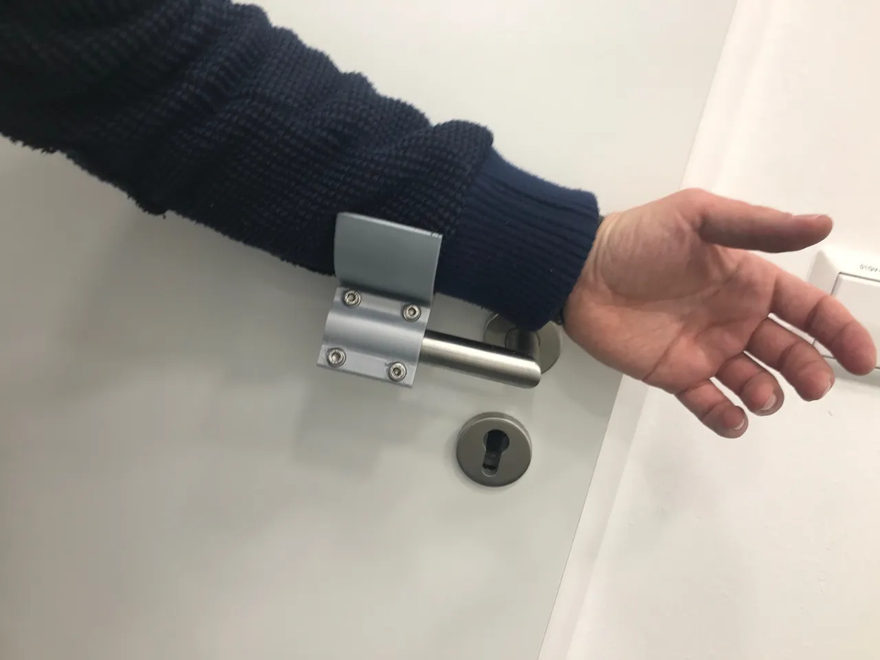 elbow door opener by hannssen | Download free STL model | Printables.com
