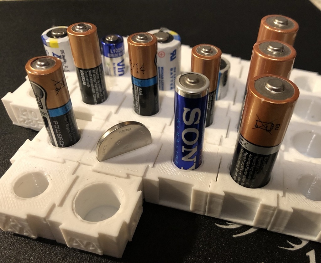 Expandable Battery Holders for Different Sizes by Botcan3D | Download ...