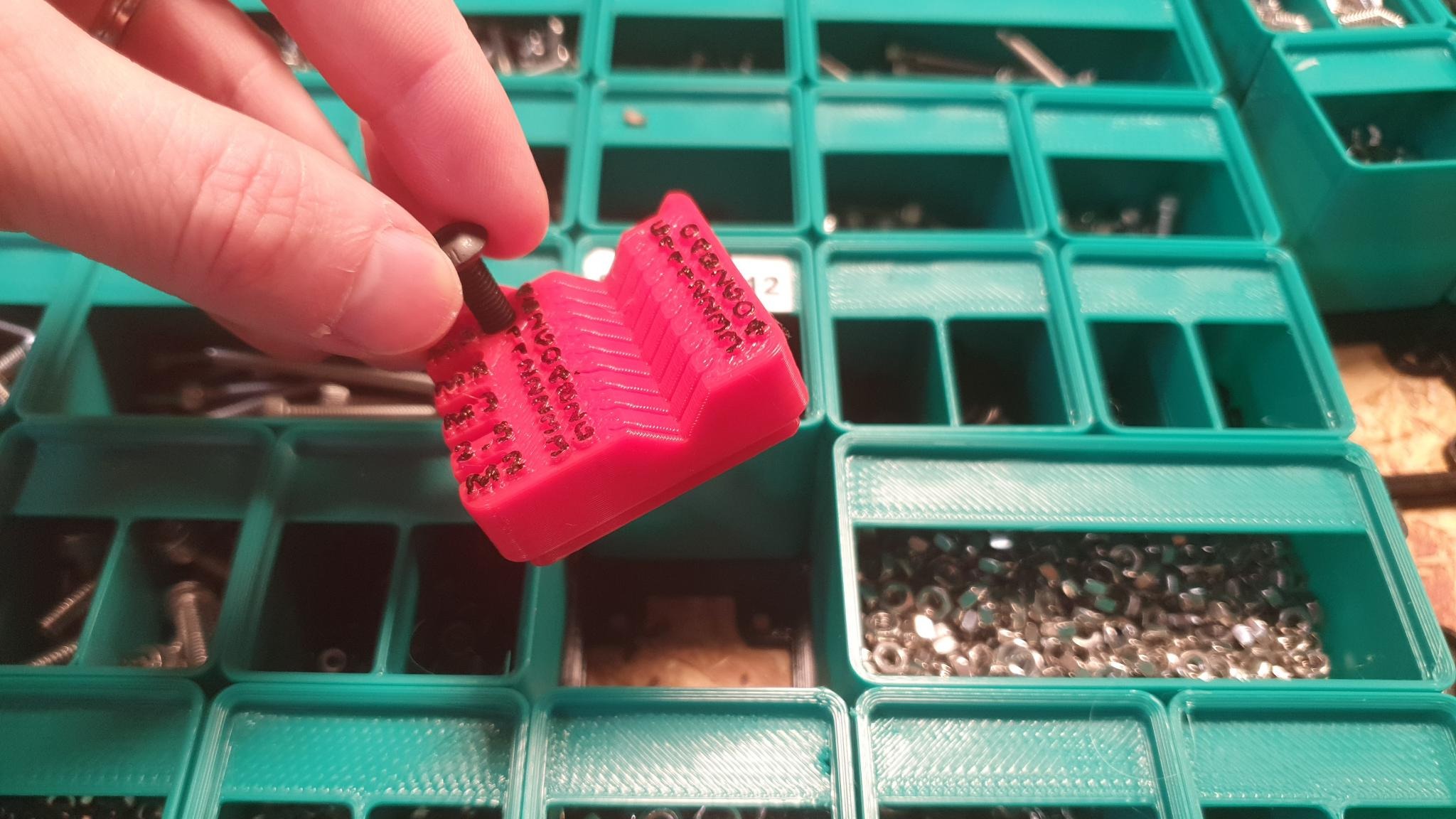 Gridfinity Screw Measure Tool, 1x1 Mini Edition by NoWarrenty | Download free STL model ...